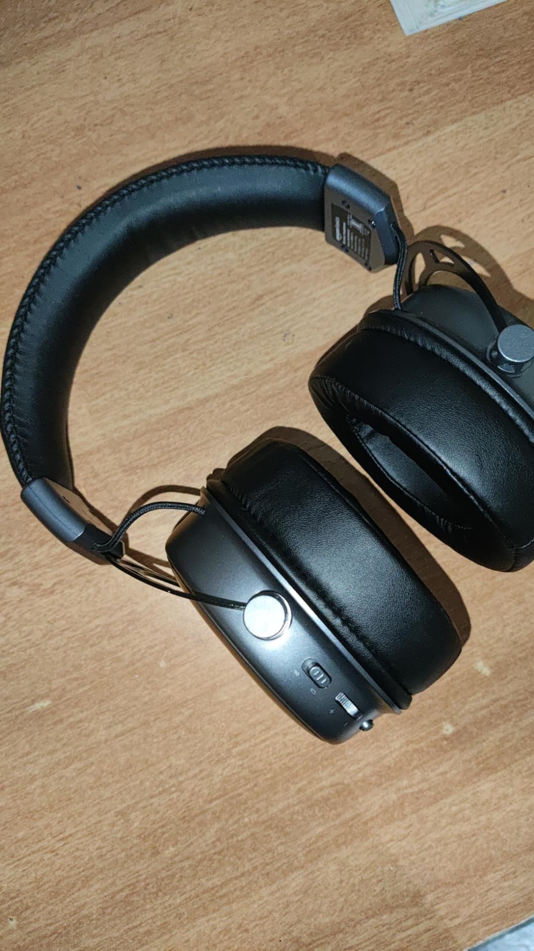 amazon basics On Ear Wireless Gaming Headphones | +20 hrs Playtime | 2 ...