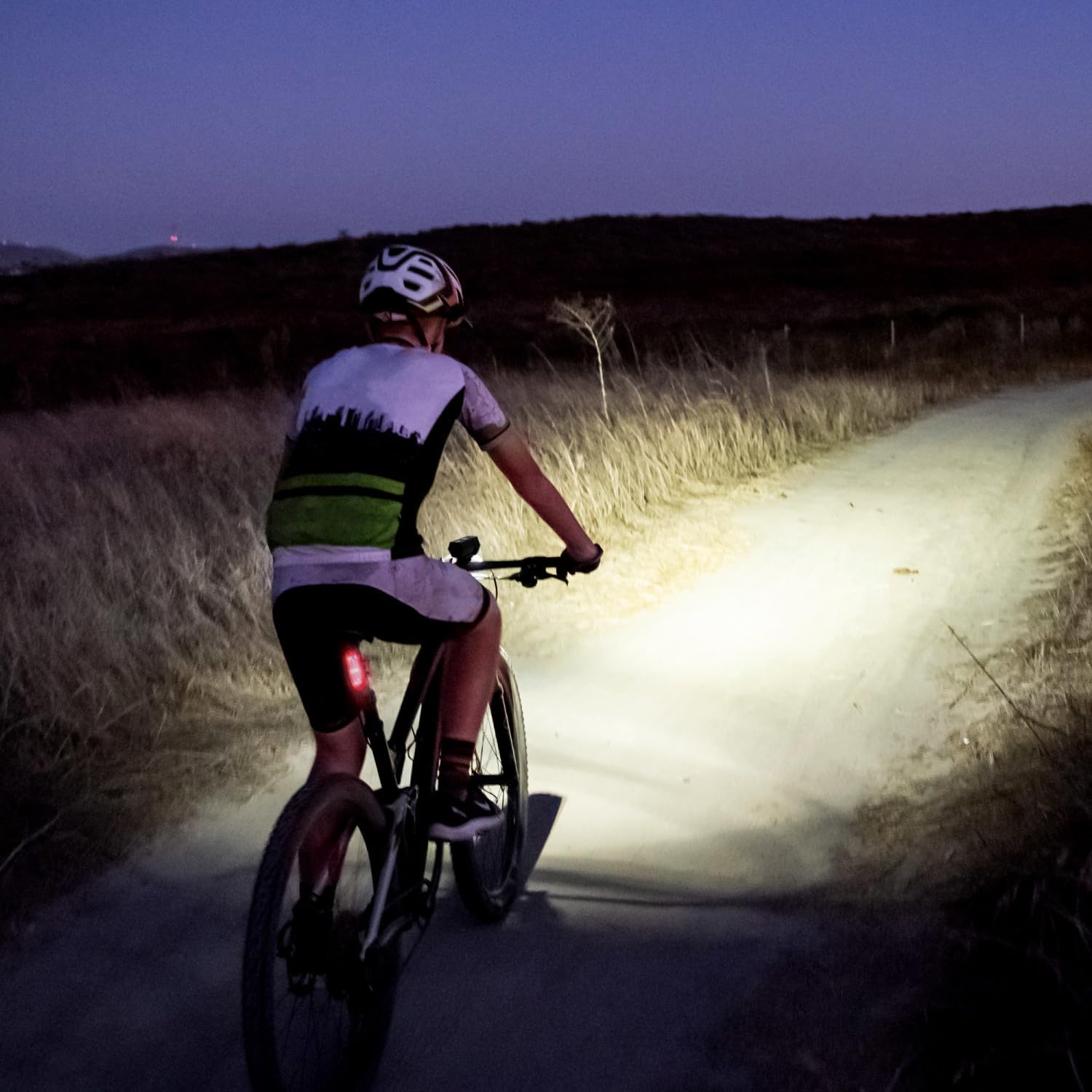Snapklik.com : X400 Rechargeable Bike Light, IPX4 Water Resistant ...