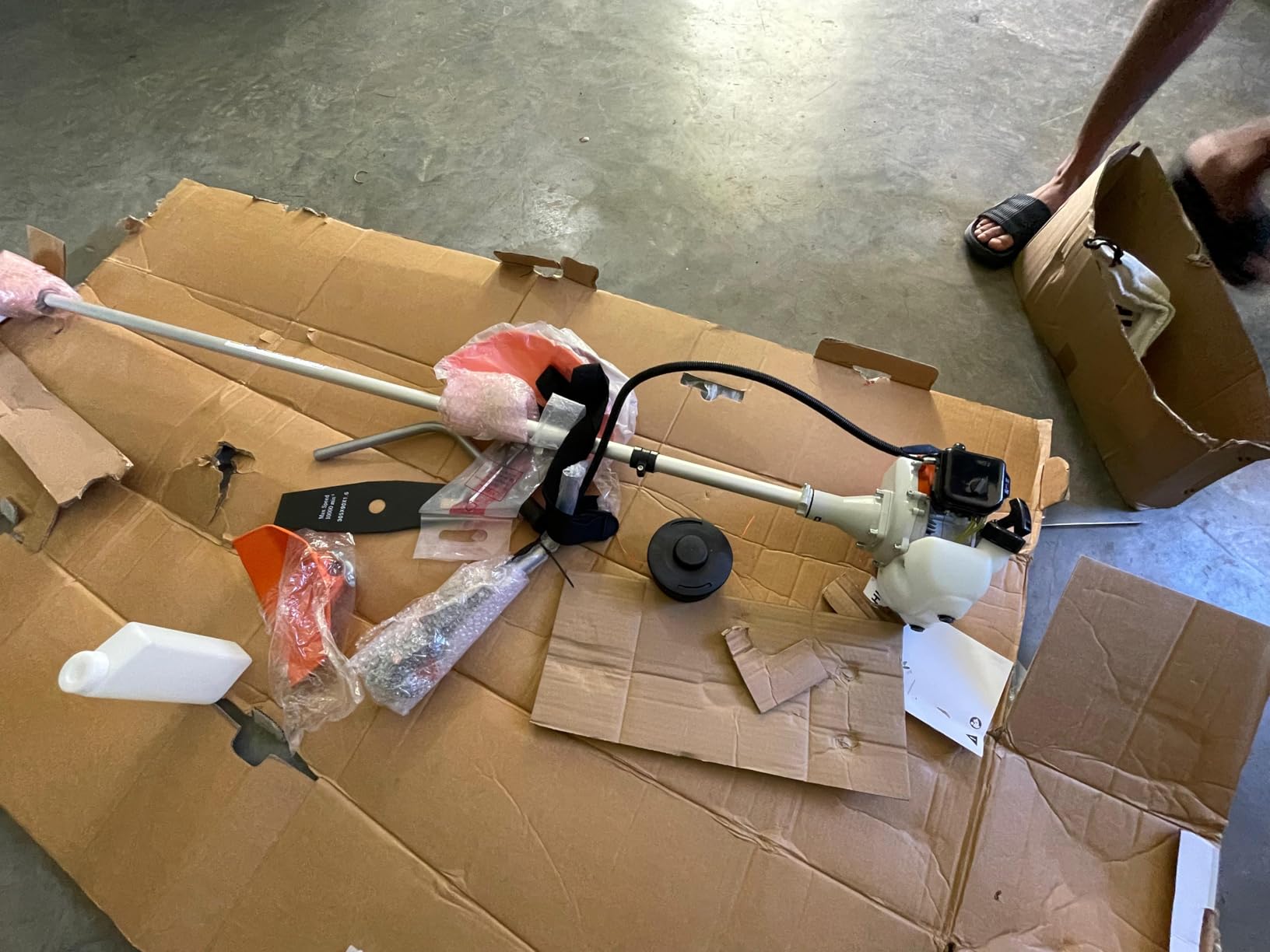 STIHL FS 3001 Petrol BRUSHCUTTER: EFFICIENT Mowing of Larger Green ...