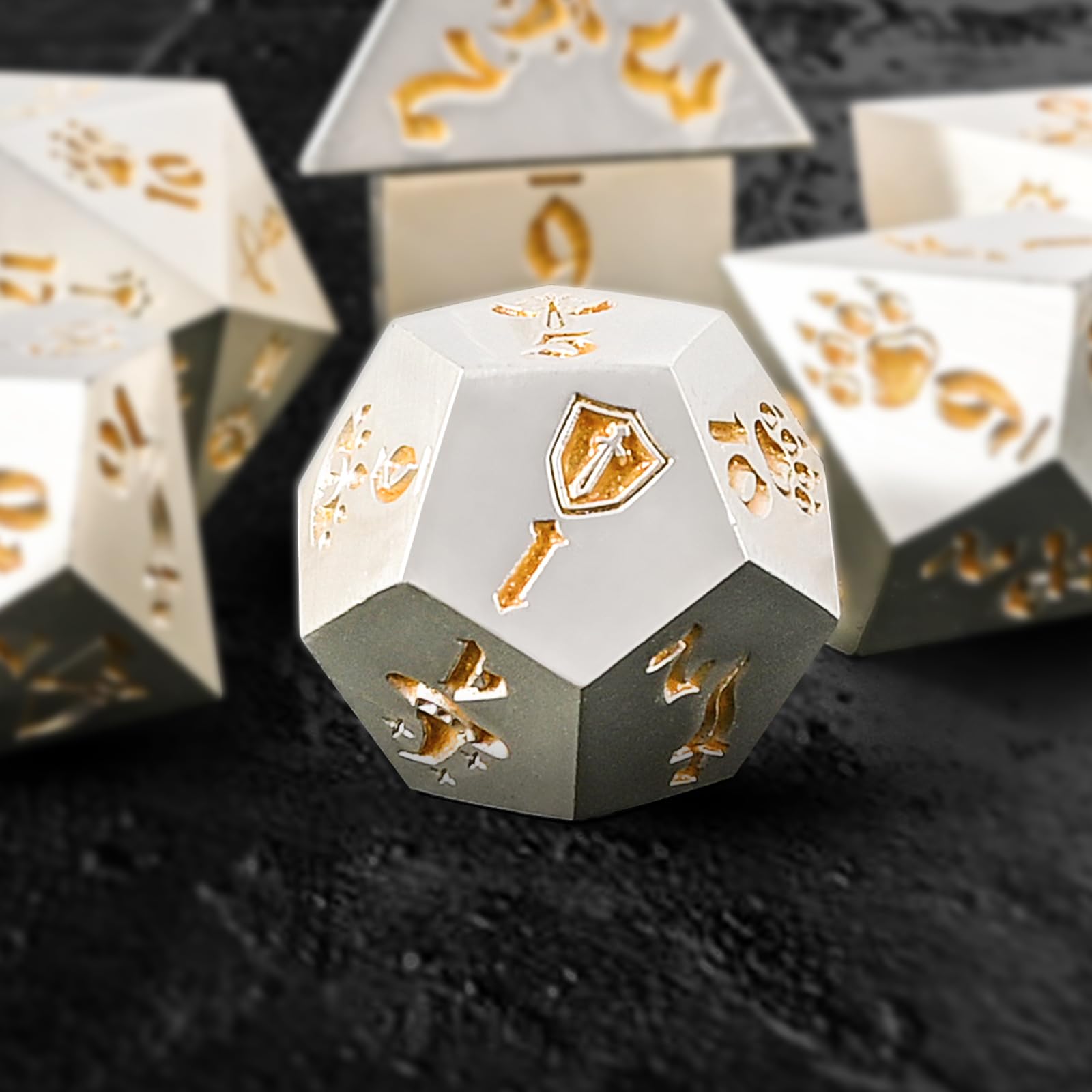 Amazon.com: Banloga DND Dice Set,7PCS Metal Dice Set for Dungeons and ...