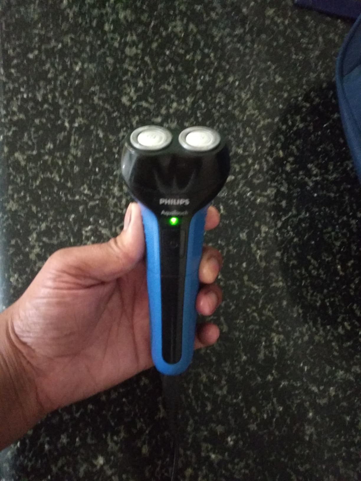 Philips AT600/15 AquaTouch Wet and Dry Electric Shaver (Blue) : Amazon ...