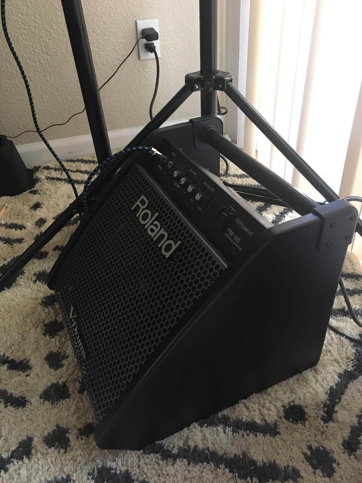 Amazon.com: Roland PM-03 Compact V-Drum Personal Drum Monitor : Musical ...