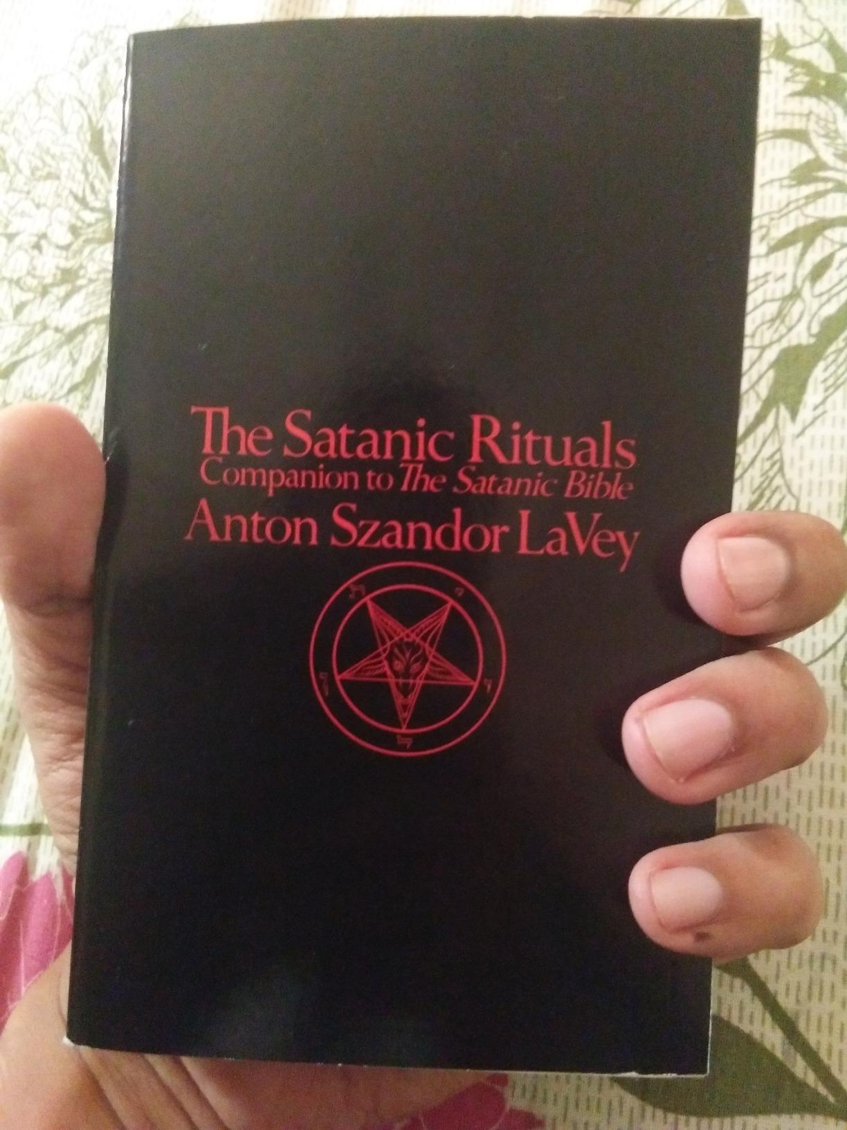 SATANIC RITUALS : La Vey, Anton: Amazon.in: Books