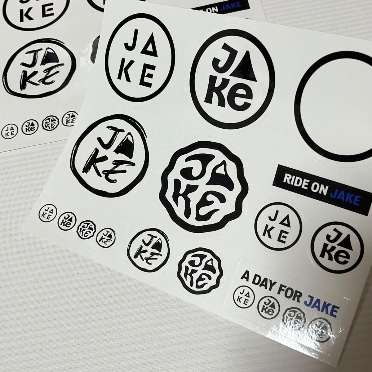 Amazon.co.jp: BURTON（バートン）RIDE ON JAKE ステッカー 2枚セット : おもちゃ