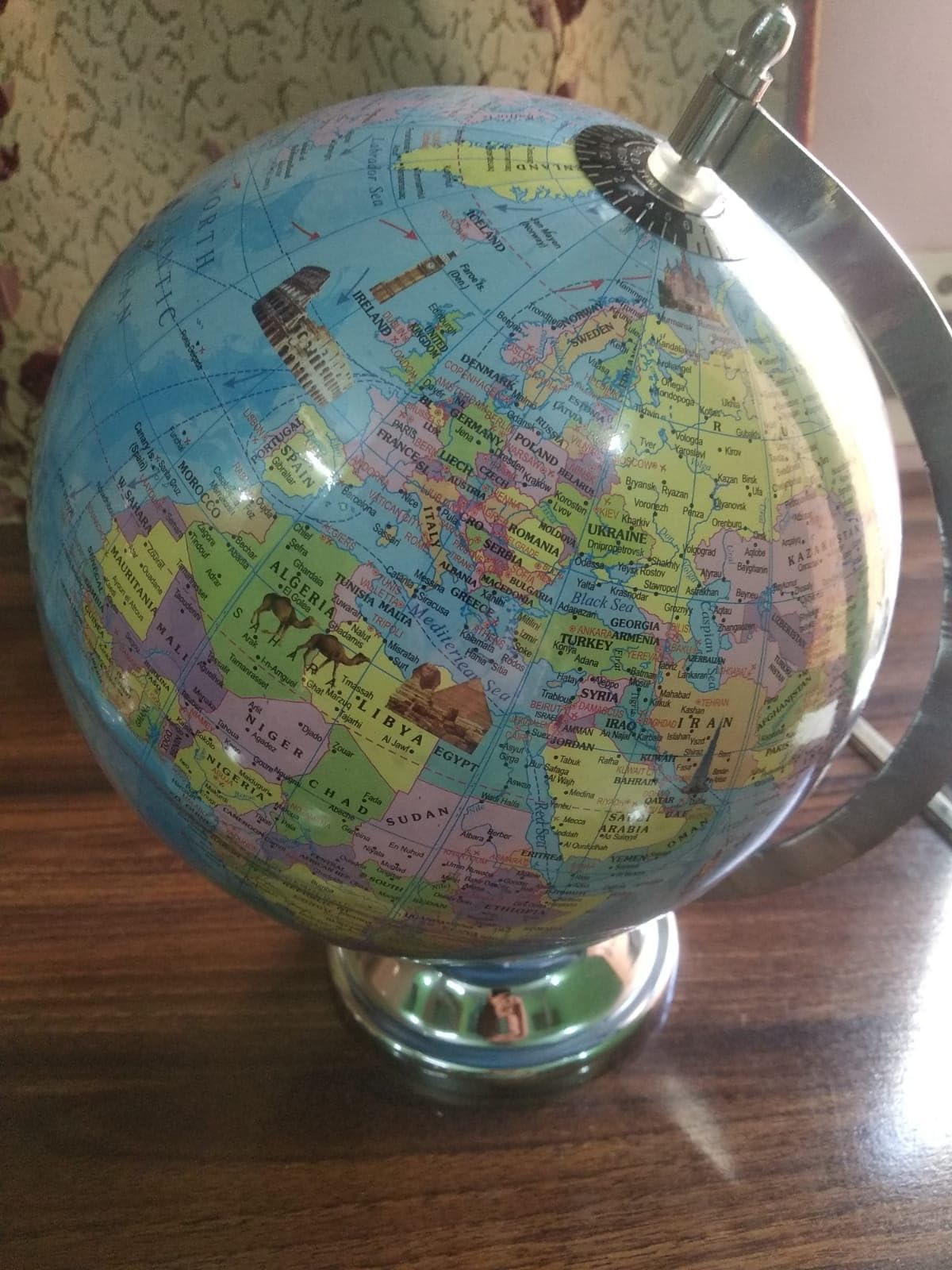 HVP Educational Globe 8 Inch Height, 5 Inch Diameter with Magnifying ...