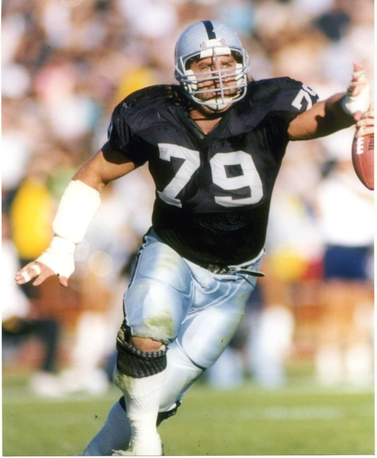 Amazon.com: BOB GOLIC OAKLAND RAIDERS 8X10 SPORTS ACTION PHOTO (G ...
