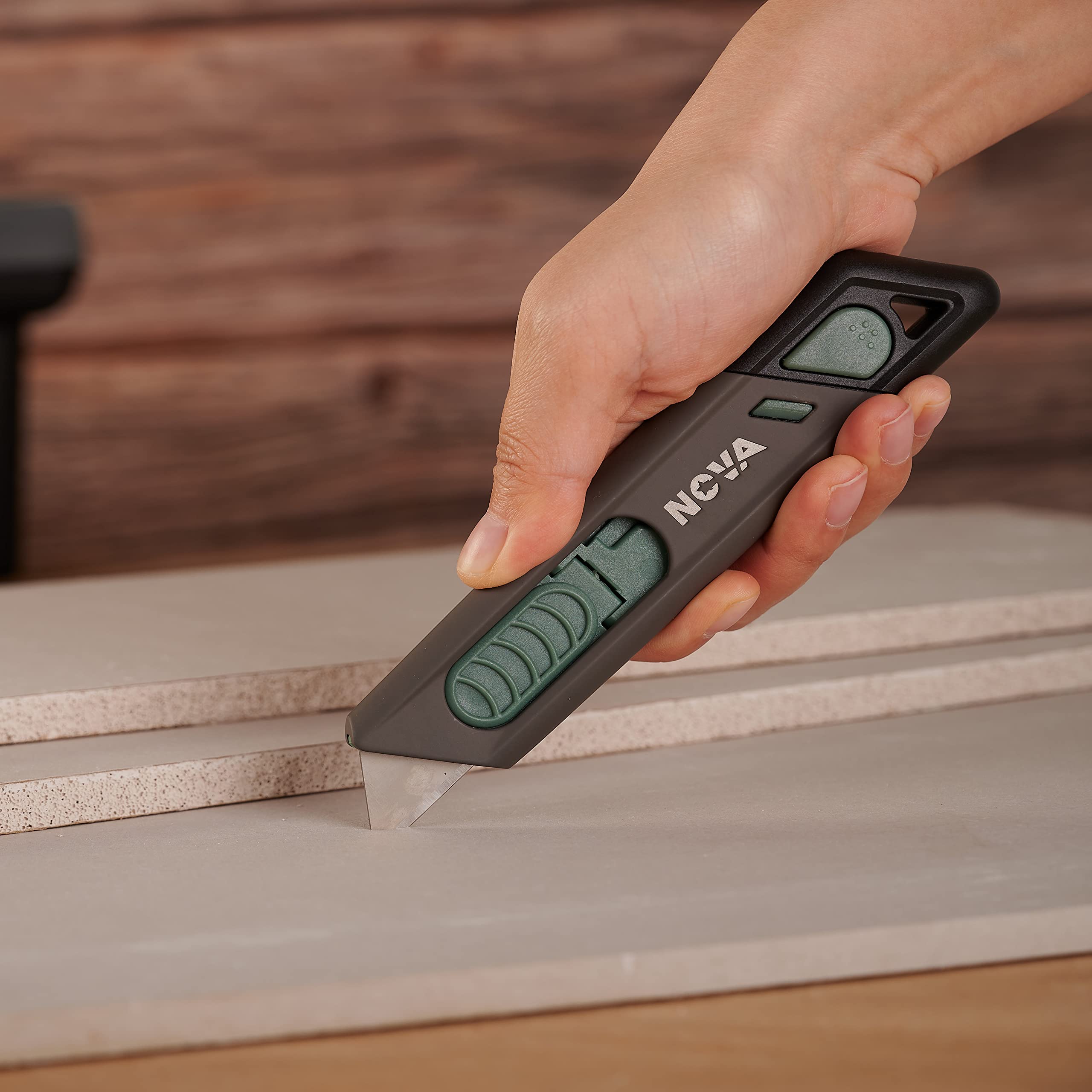 Snapklik.com : Nova Lock N Cut Self-Retracting Safety Box Cutter