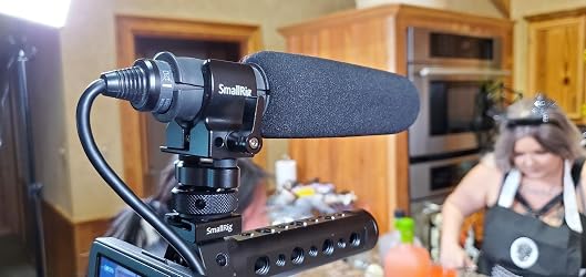 Amazon.com: SmallRig Shotgun Microphone Holder (Cold Shoe), Built-in ...