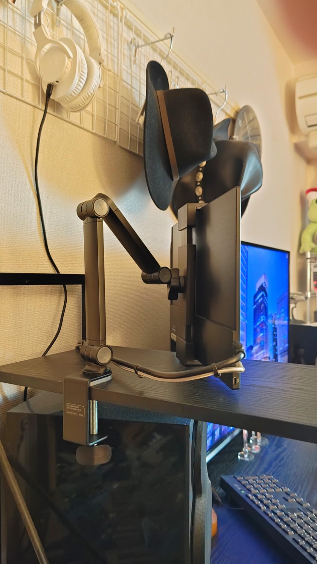 Amazon.co.jp: ゴッパ(GOPPA) モバイルディスプレイアーム(~17.3インチ) GP-DPA17L/B-EC : パソコン・周辺機器