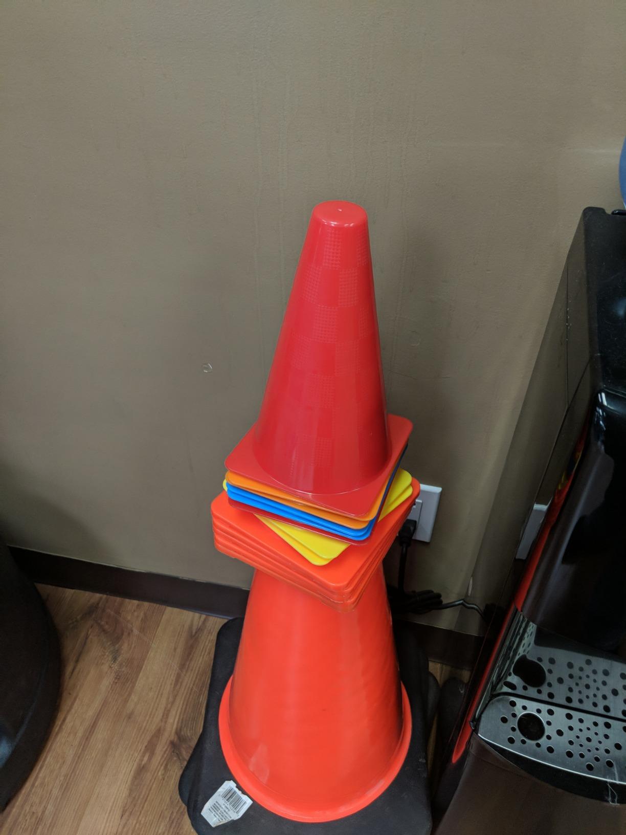 Melissa & Doug 8 Activity Cones (Outdoor Play Equipment), Puppet ...