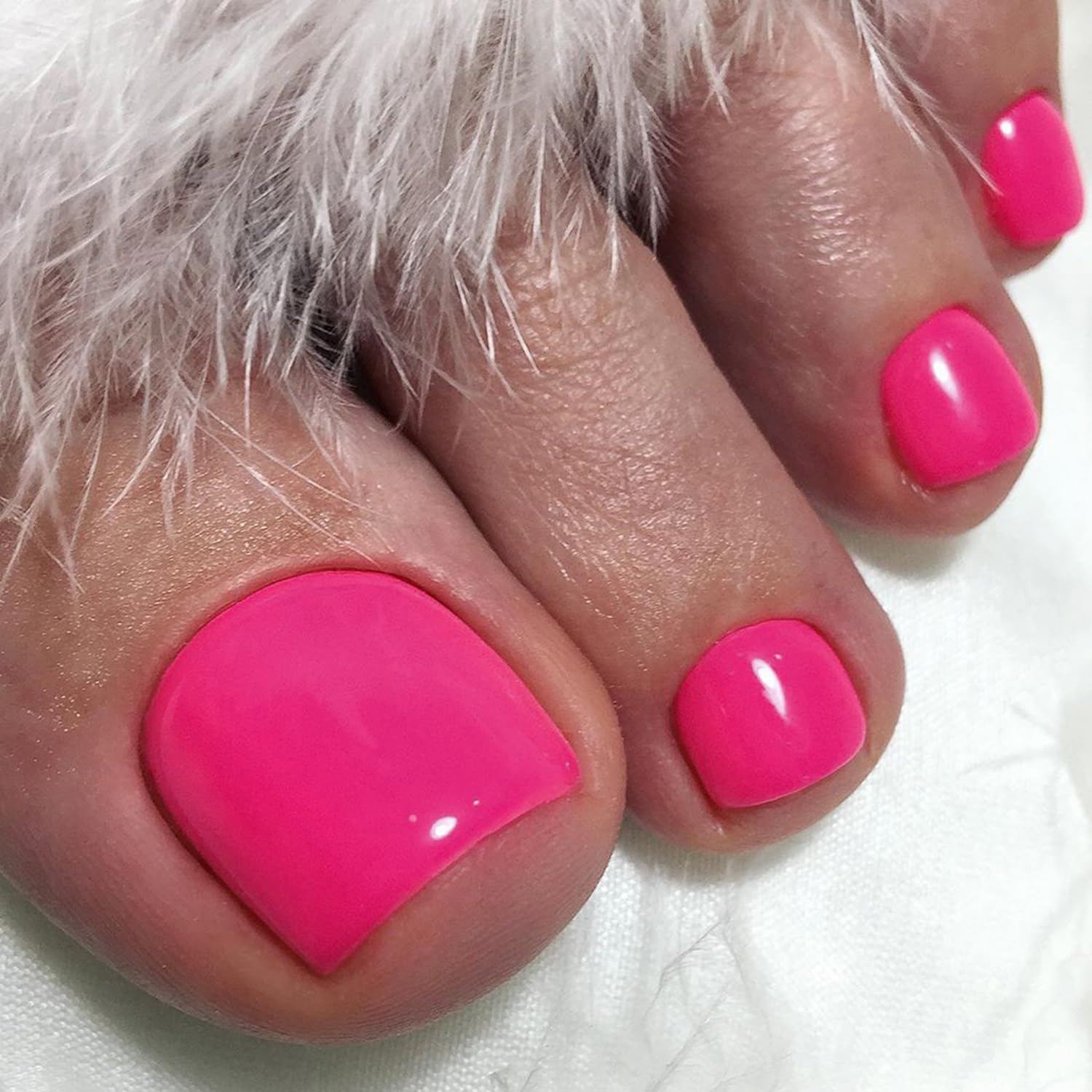 Amazon.com: Kikmoya Hot Pink Press on Toenails Short Square Fake ...