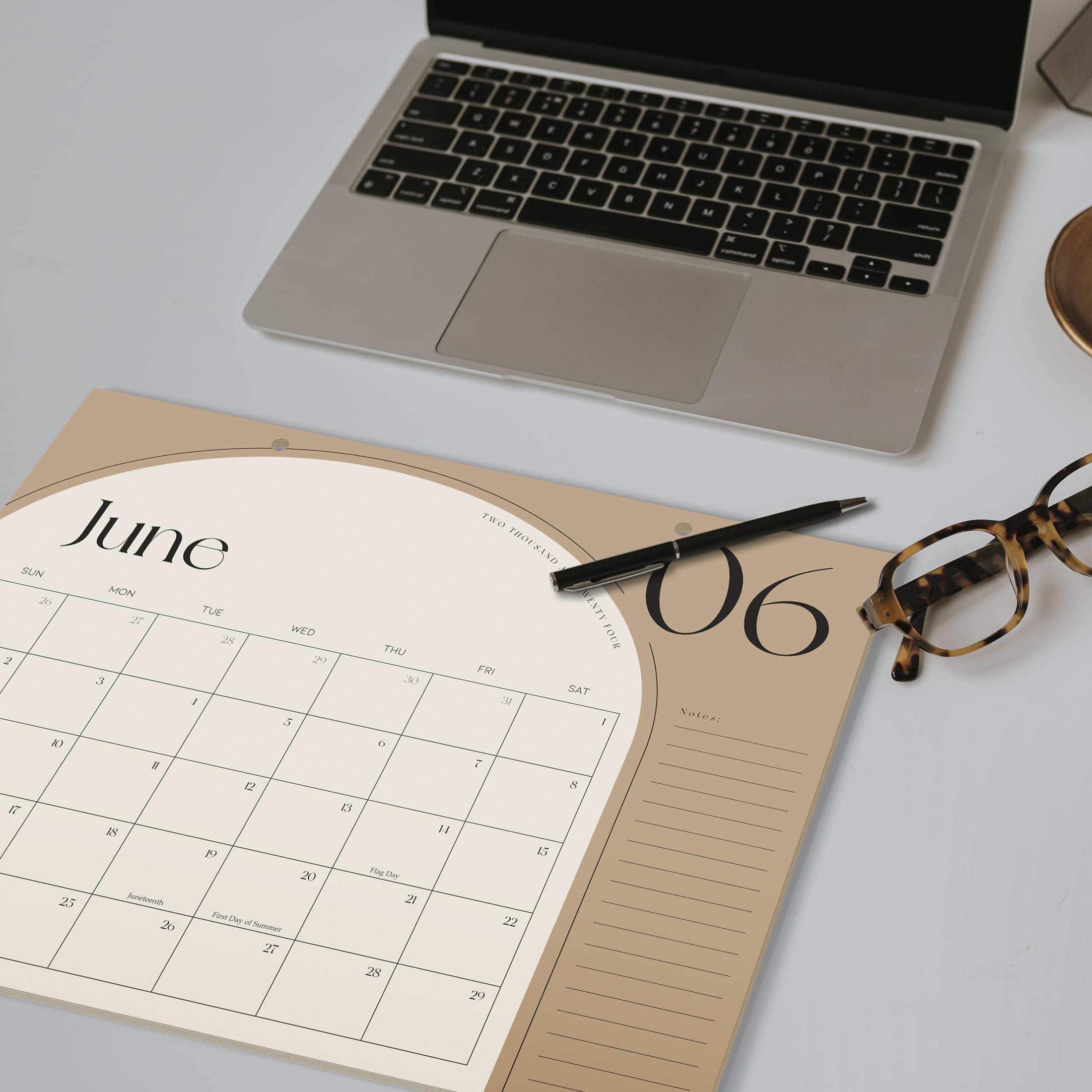 Snapklik.com : Aesthetic 2024-2025 Desk Calendar - Runs From January ...