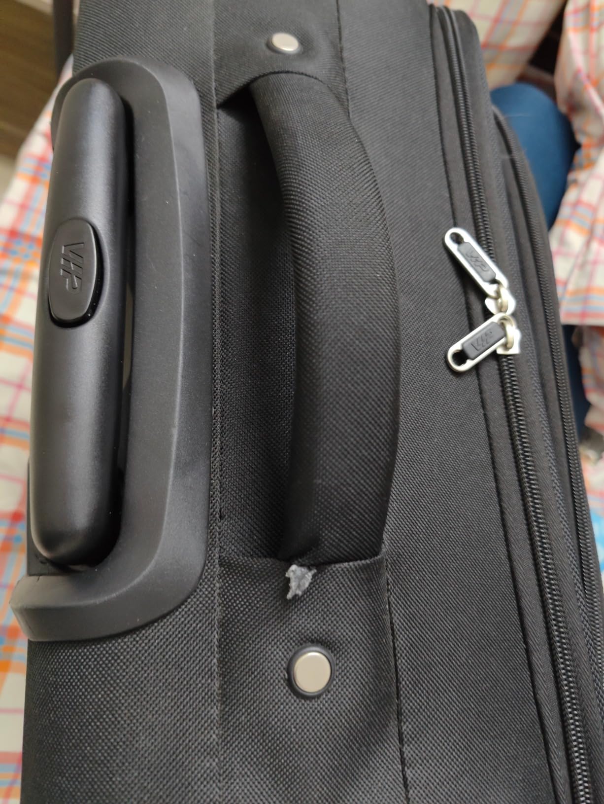 Buy VIP Beta 46Cm Polyester 4W Black Business Overnighter Trolley Bag ...