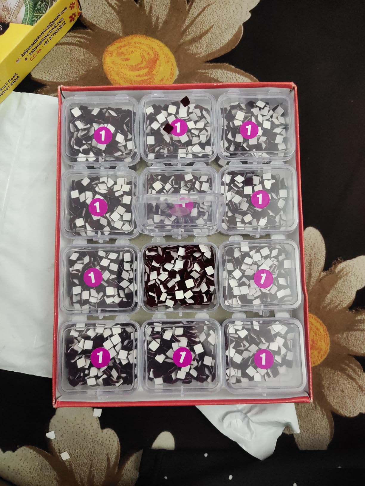 Kalpana Bindi Maroon Square shape sticker bindi for Girls & Women Size ...