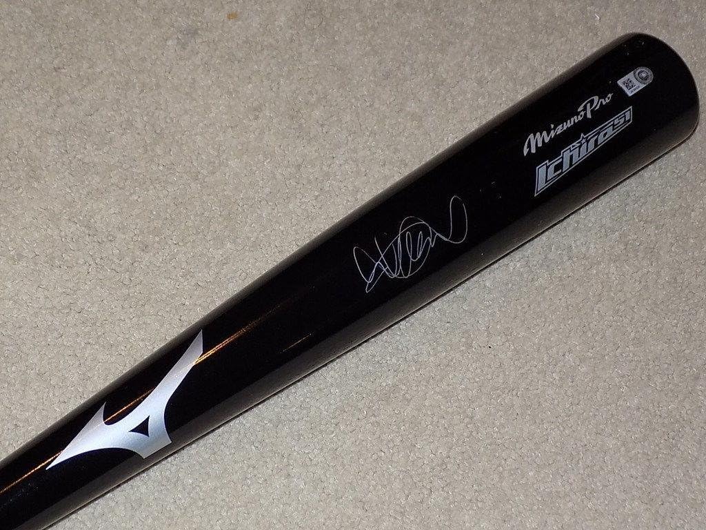 Ichiro Suzuki Signed Bat - Game 2016 Mariners Yankees - Autographed MLB ...