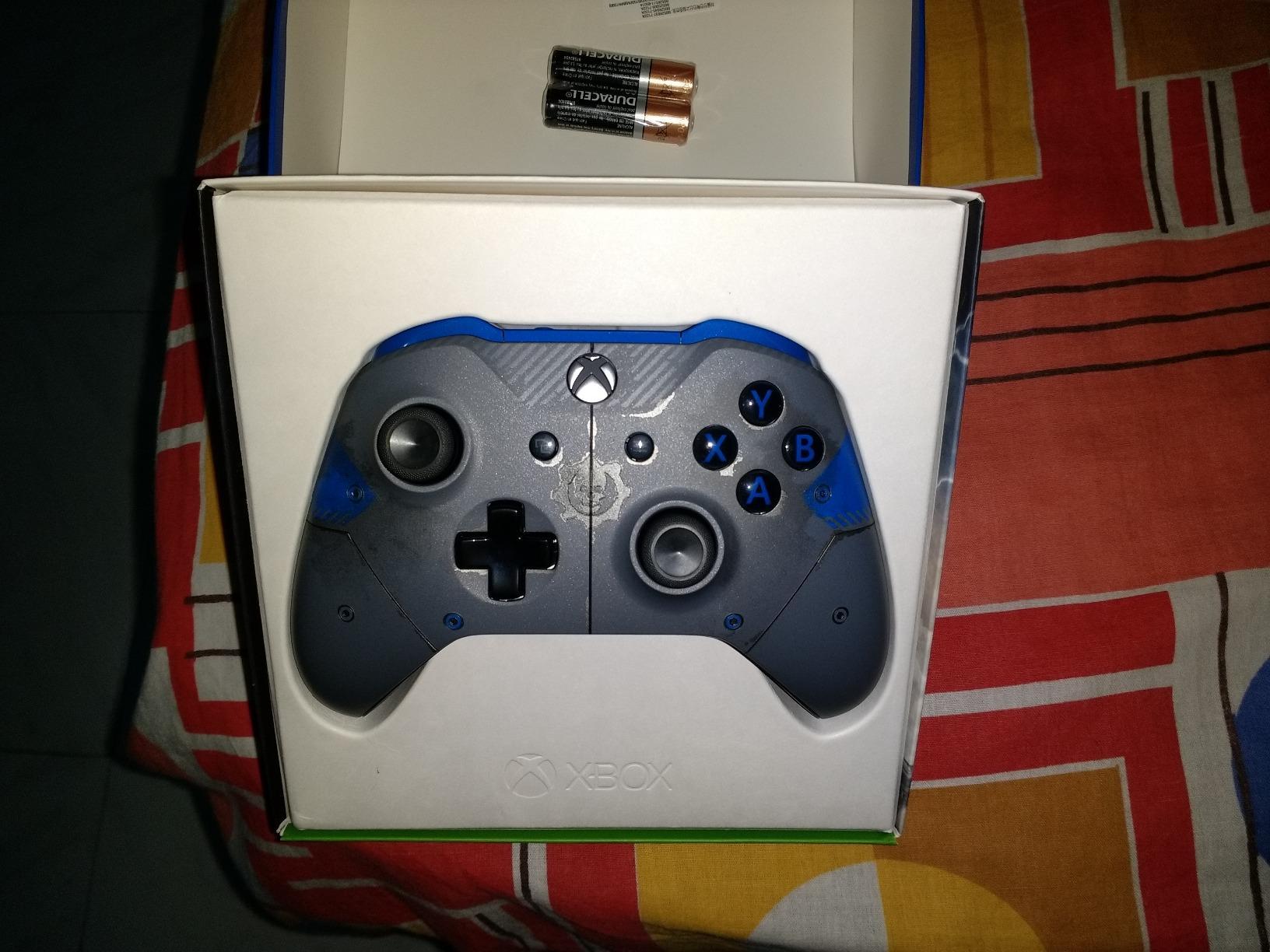 Xbox One Wireless Controller - Gears of War 4 Limited Edition : Amazon ...