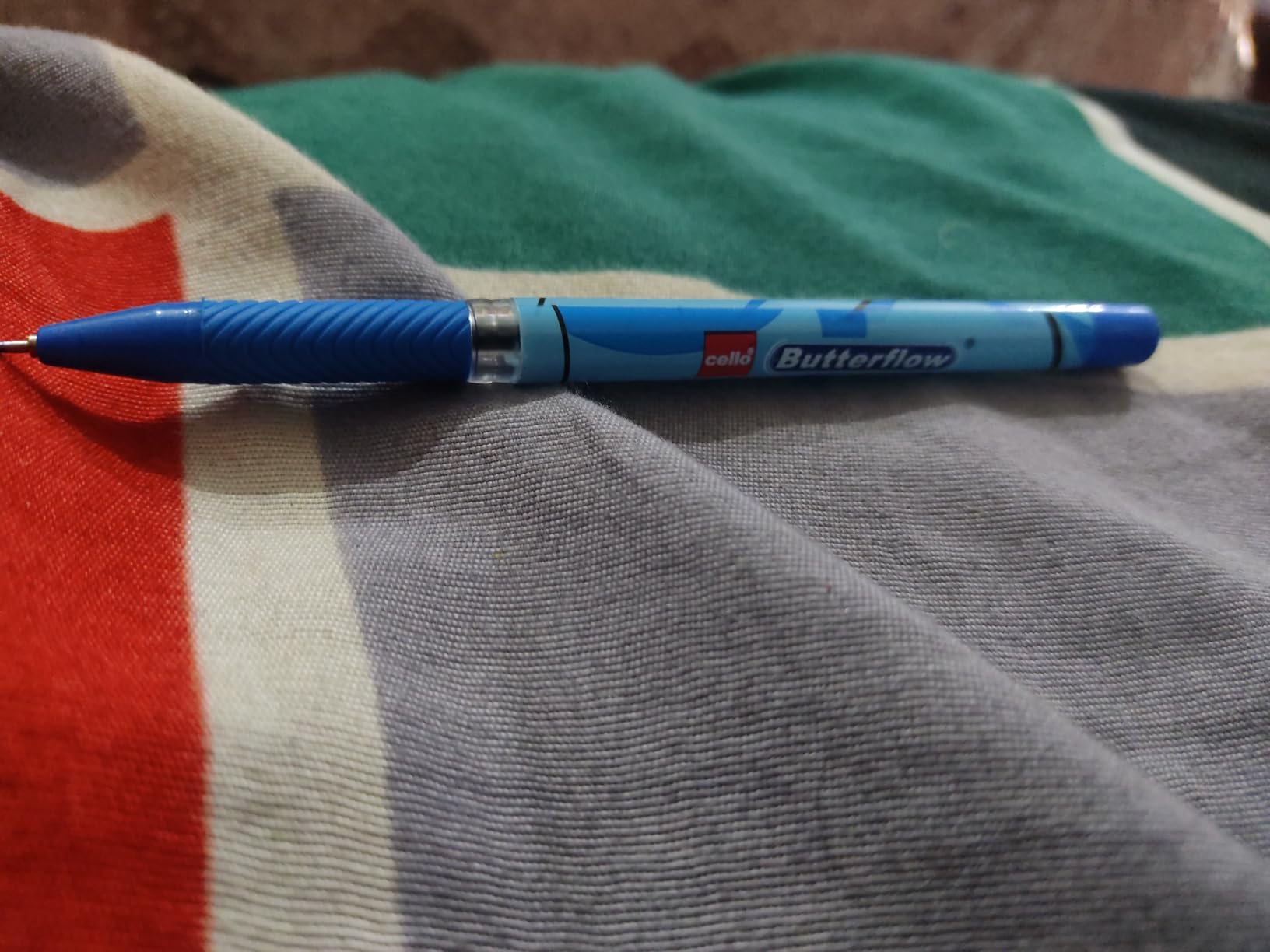 Cello Butterflow Simply Ball Pen - 0.7mm Tip [ 10 Blue + 5 Black + 5 ...