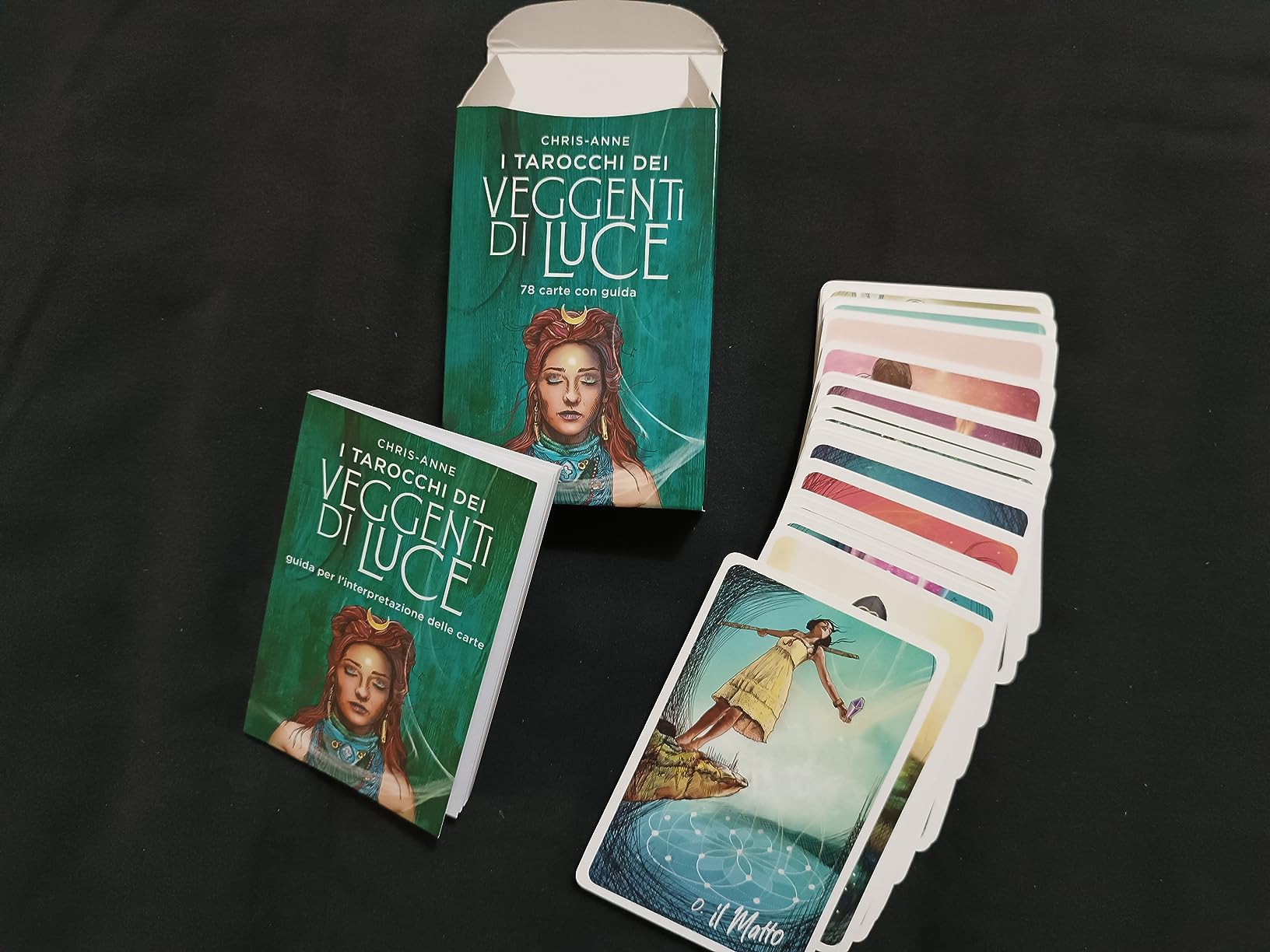 I Tarocchi dei Veggenti di Luce. 78 Carte reinterpretano in chiave moderna e originale i ...