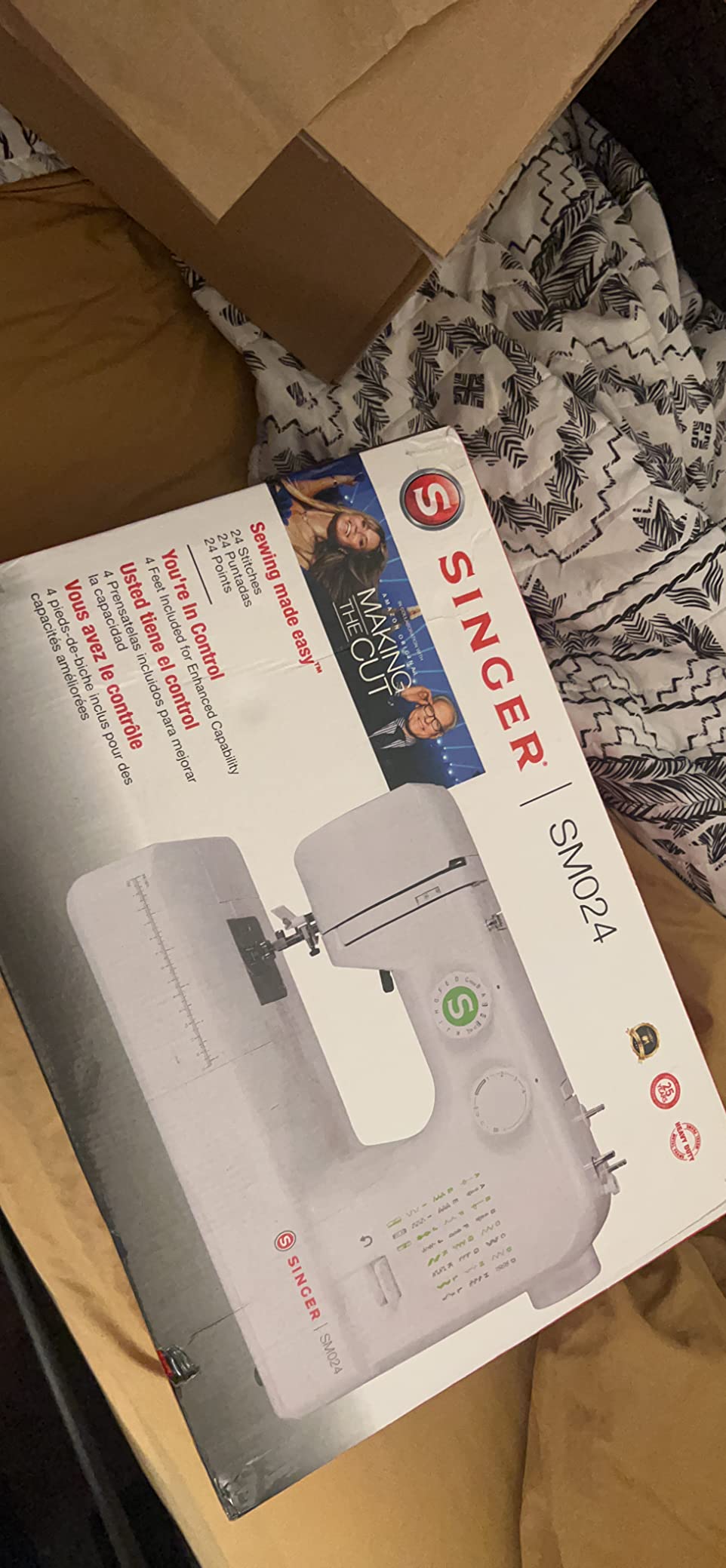 Amazon.com: Singer (SM024 RD) Sewing Machine - White