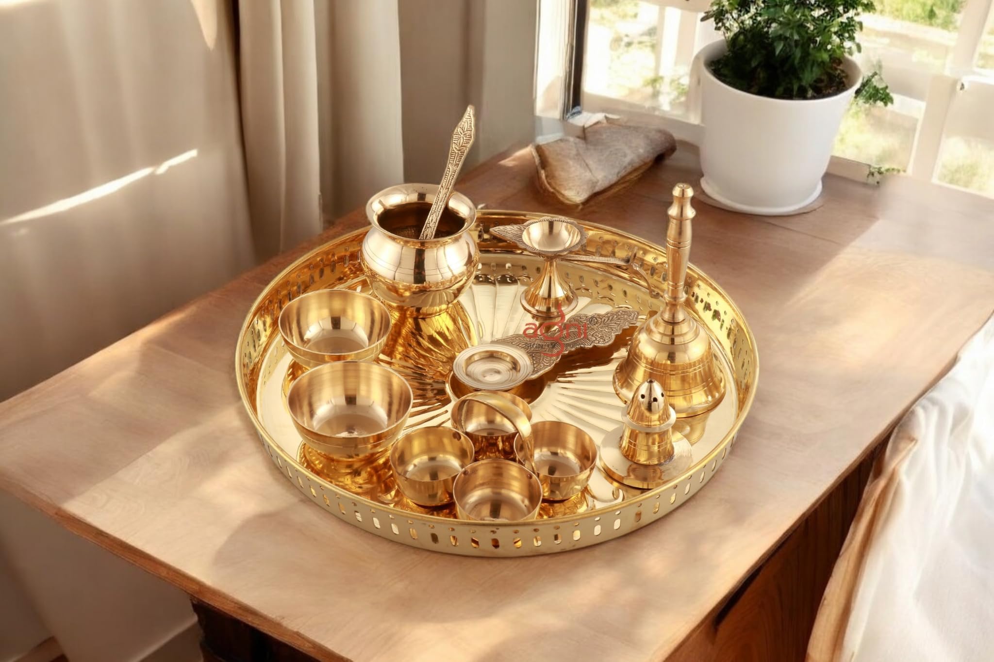 NEETU ARTS Plain Pooja Thali Set Including 1 Plate, 2 Diyas, 2 Kumkum ...