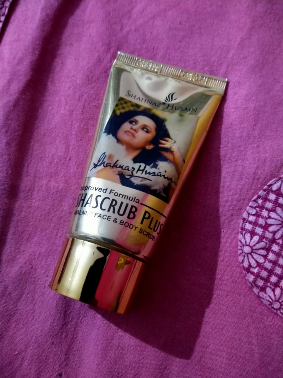 Buy Shahnaz Husain Shascrub Plus | Walnut Face & Body Scrub | 175 g ...