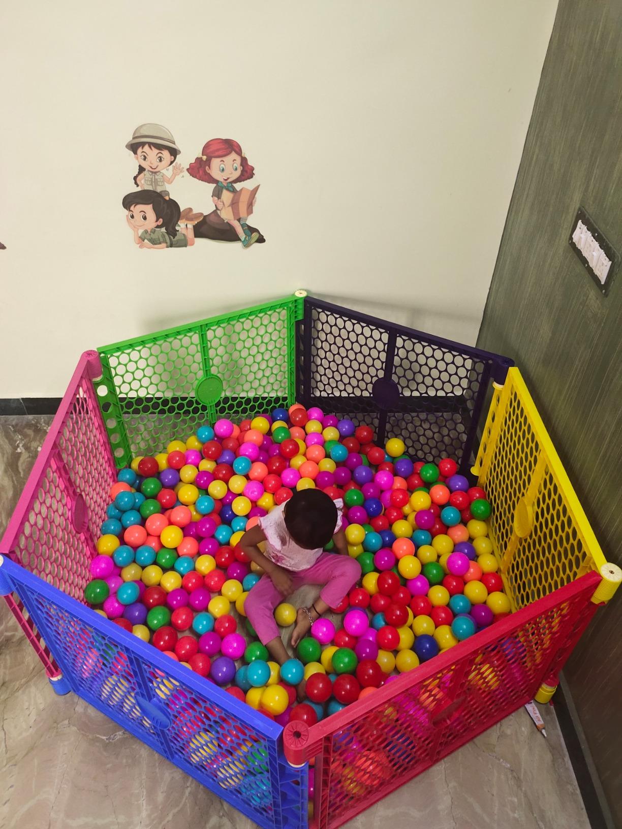 Little Fingers Beautiful Baby Ball Pool Pit - (Hexagonal Mesh) : Amazon ...