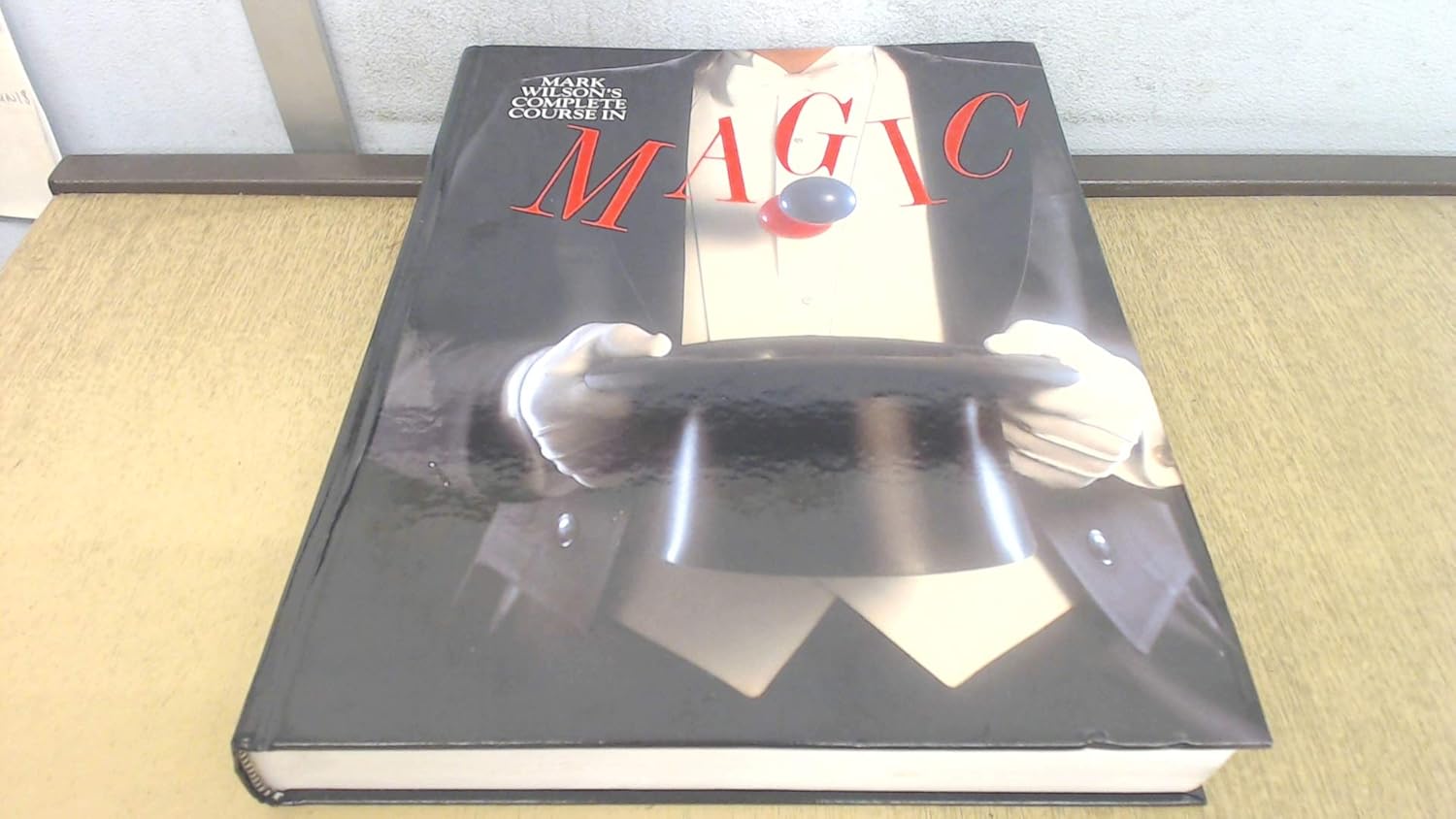 Complete Course in Magic: Wilson, Mark: 9781856050111: Amazon.com: Books