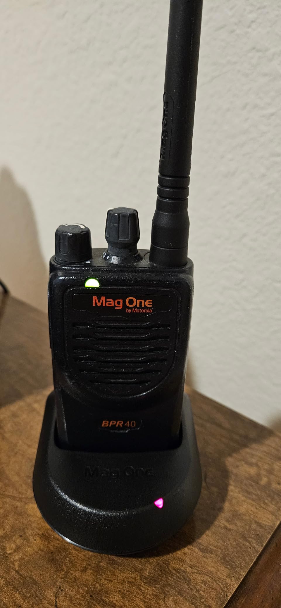 Amazon.com: BPR40 Battery Charger for Motorola Mag One A8 A6 Radio ...