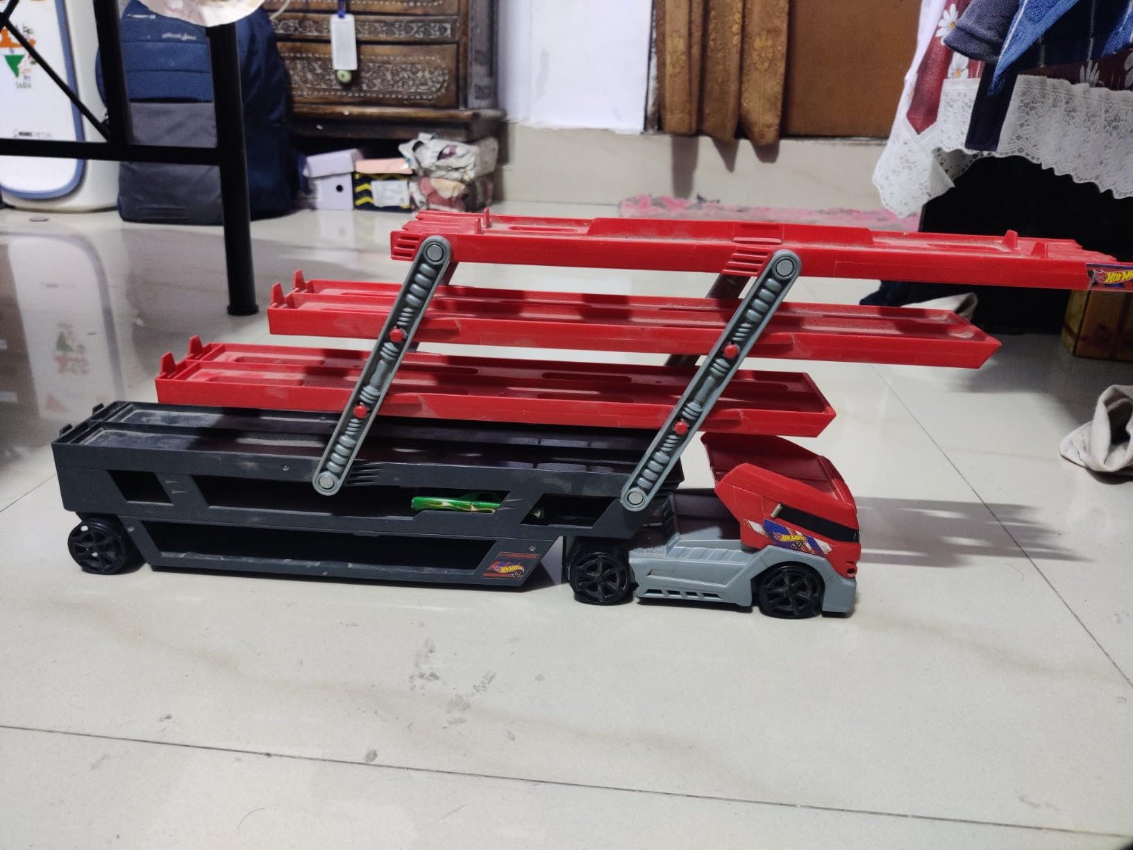 Hot Wheels 50+ Car Holder Truck, Multi Color, Kid : Amazon.in: Toys & Games