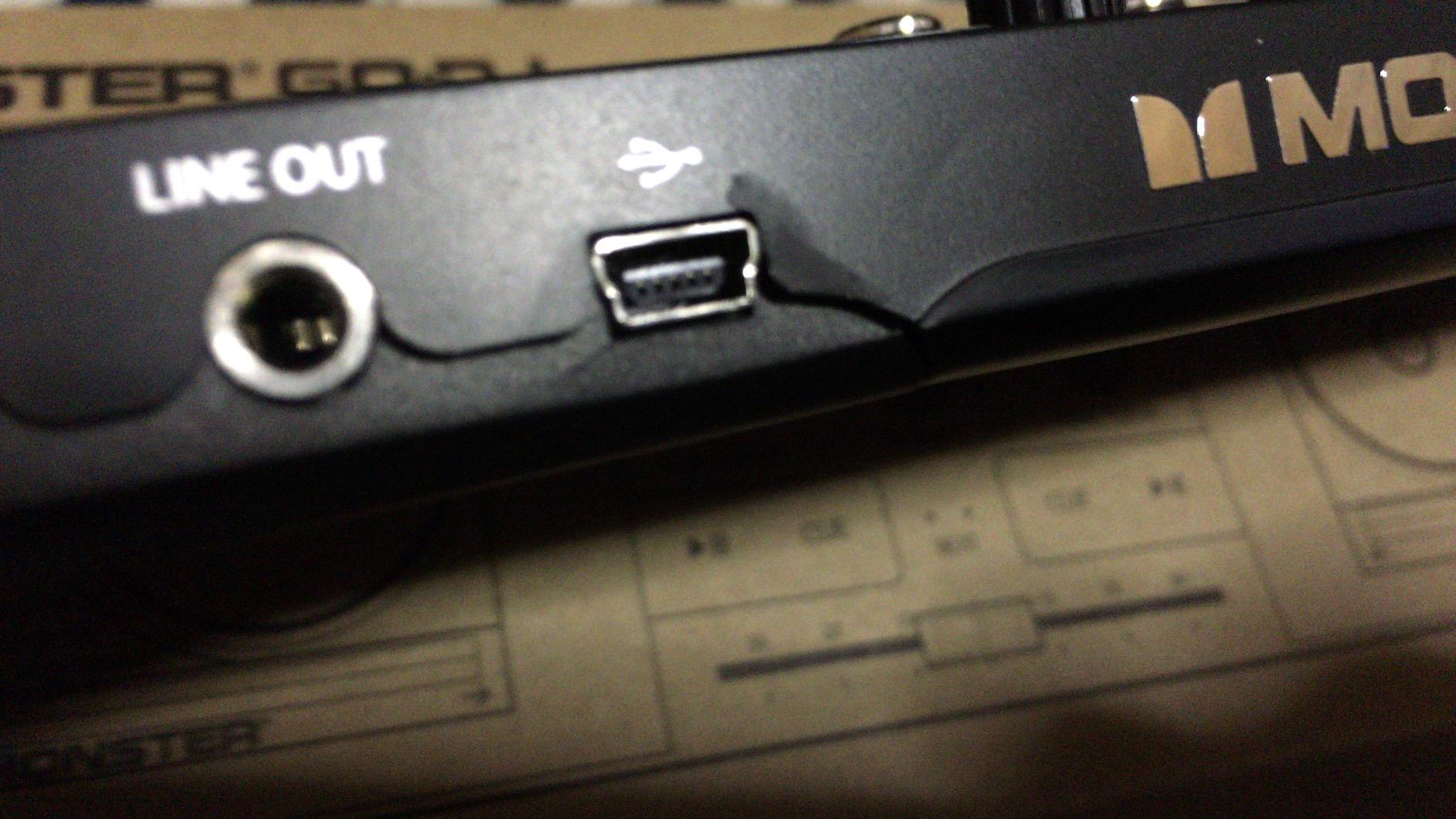Amazon.co.jp: Monster GODJ-C ポータブル DJ 機器 バッテリー駆動型 portable stand alone ...