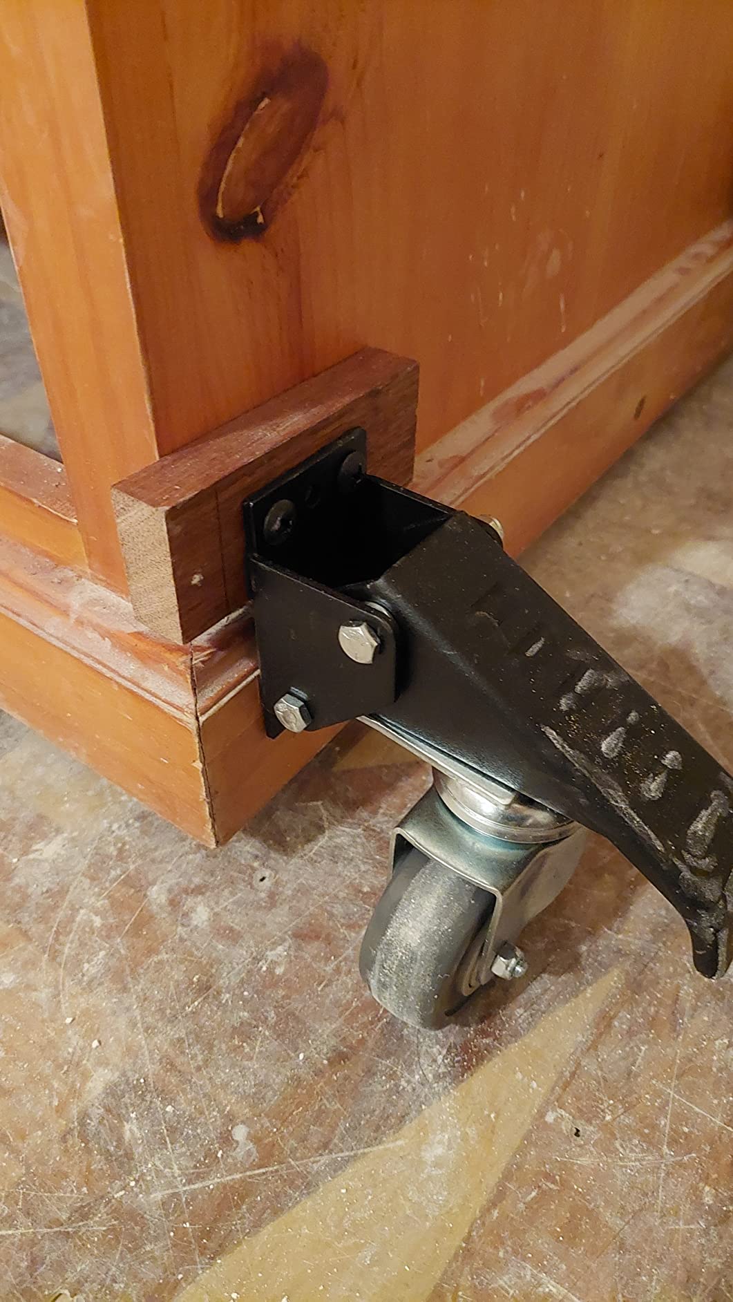 POWERTEC 71132 Quick-Release Workbench Caster Plates, 4-Pack : Amazon ...