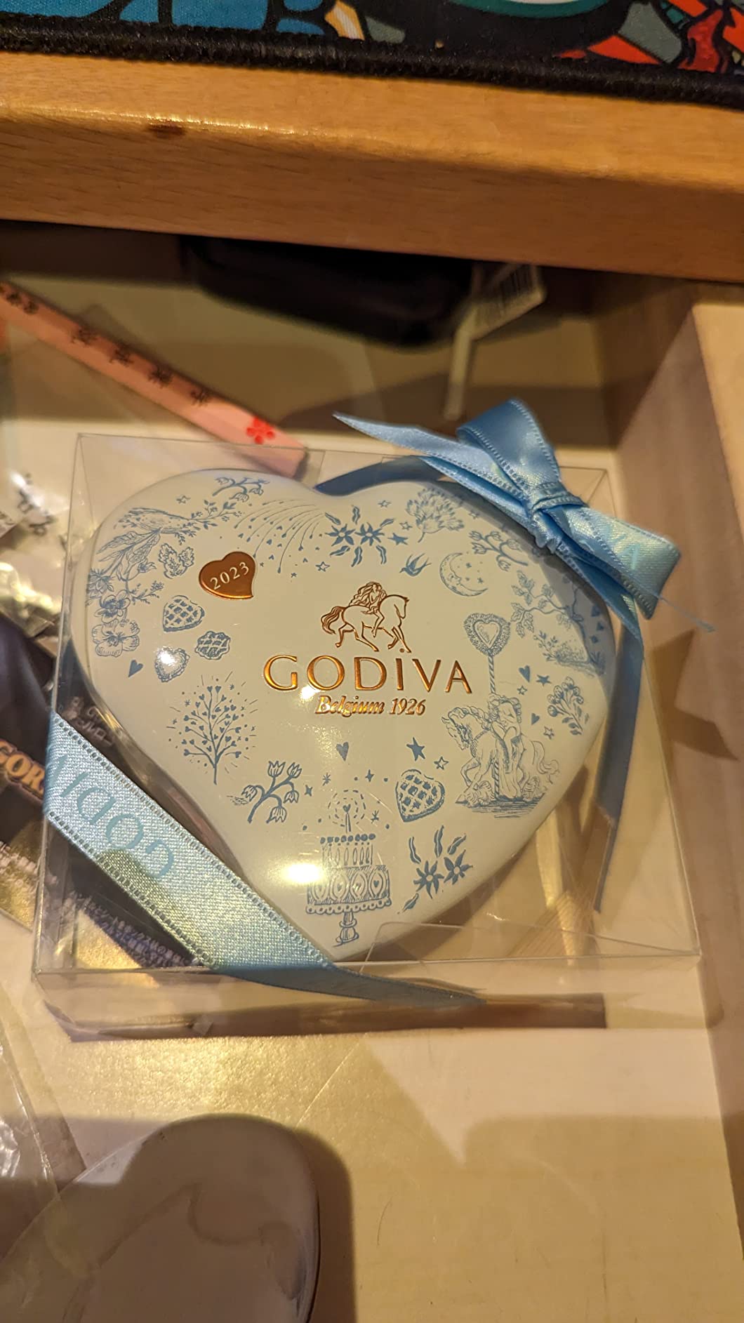 Amazon.co.jp: GODIVA Merry-go-round Waffle G Cube Assortment, Mini ...