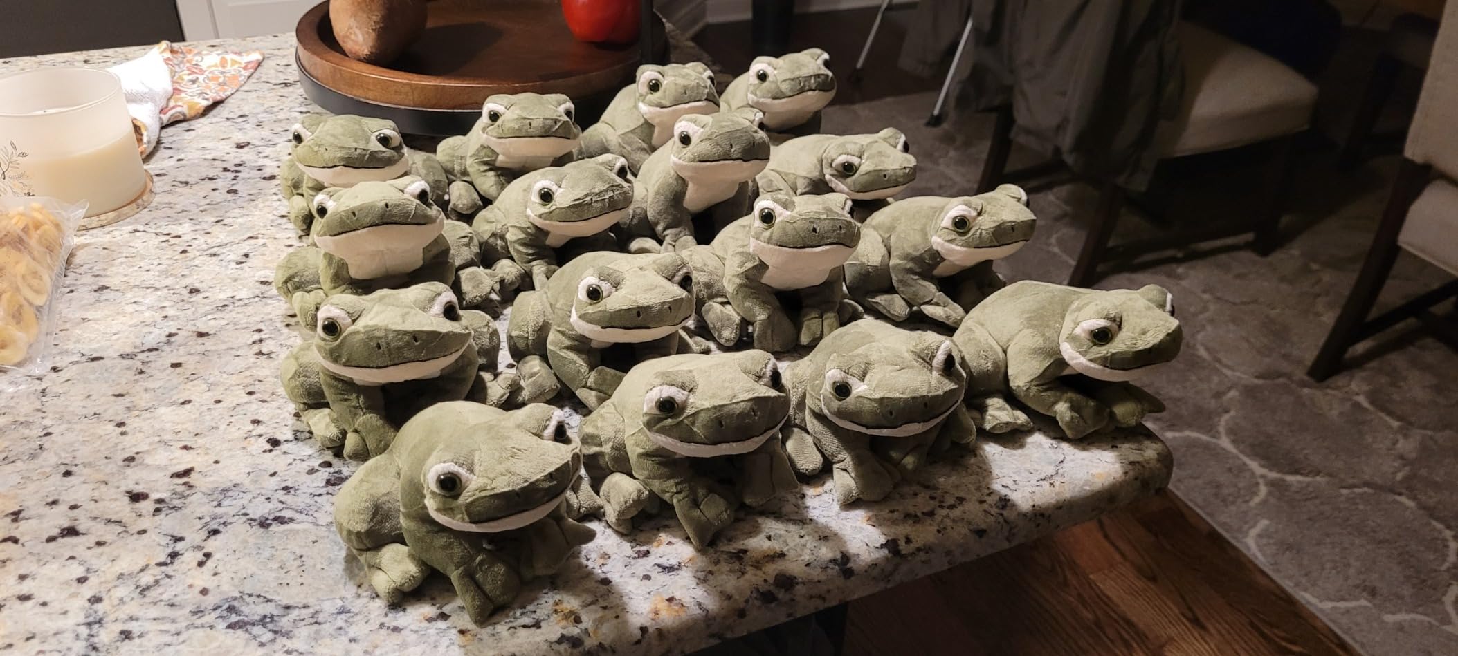Amazon.com: FRANKIEZHOU Realistic Stuffed Frog-Green 6.3",Frog Plush ...