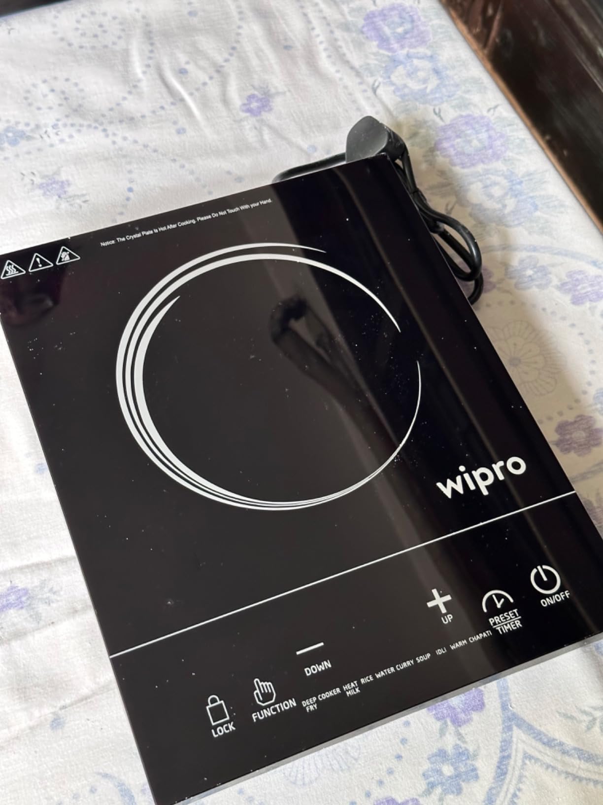Buy Wipro Vesta CIC202 2000 Watt Induction Cooktop with Feather Sensor ...