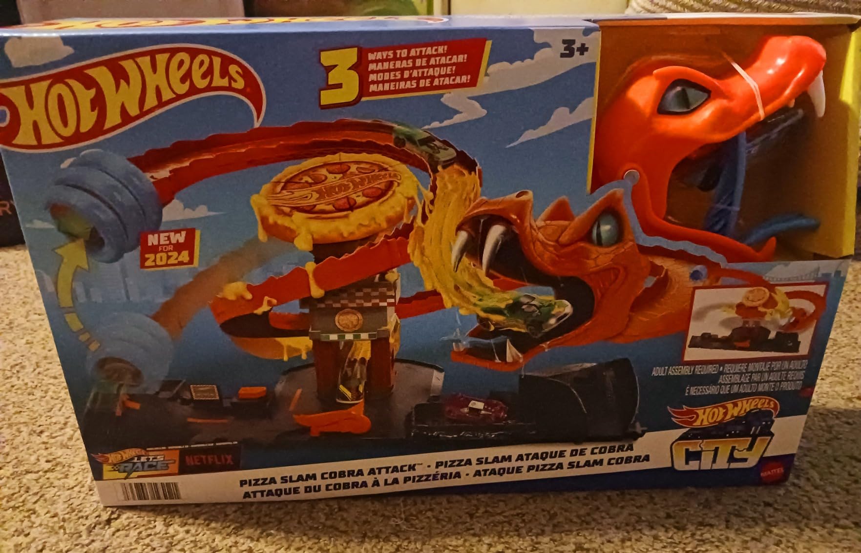 Amazon.com: Hot Wheels City Toy Car Track Set, Pizza Slam Cobra Attack ...