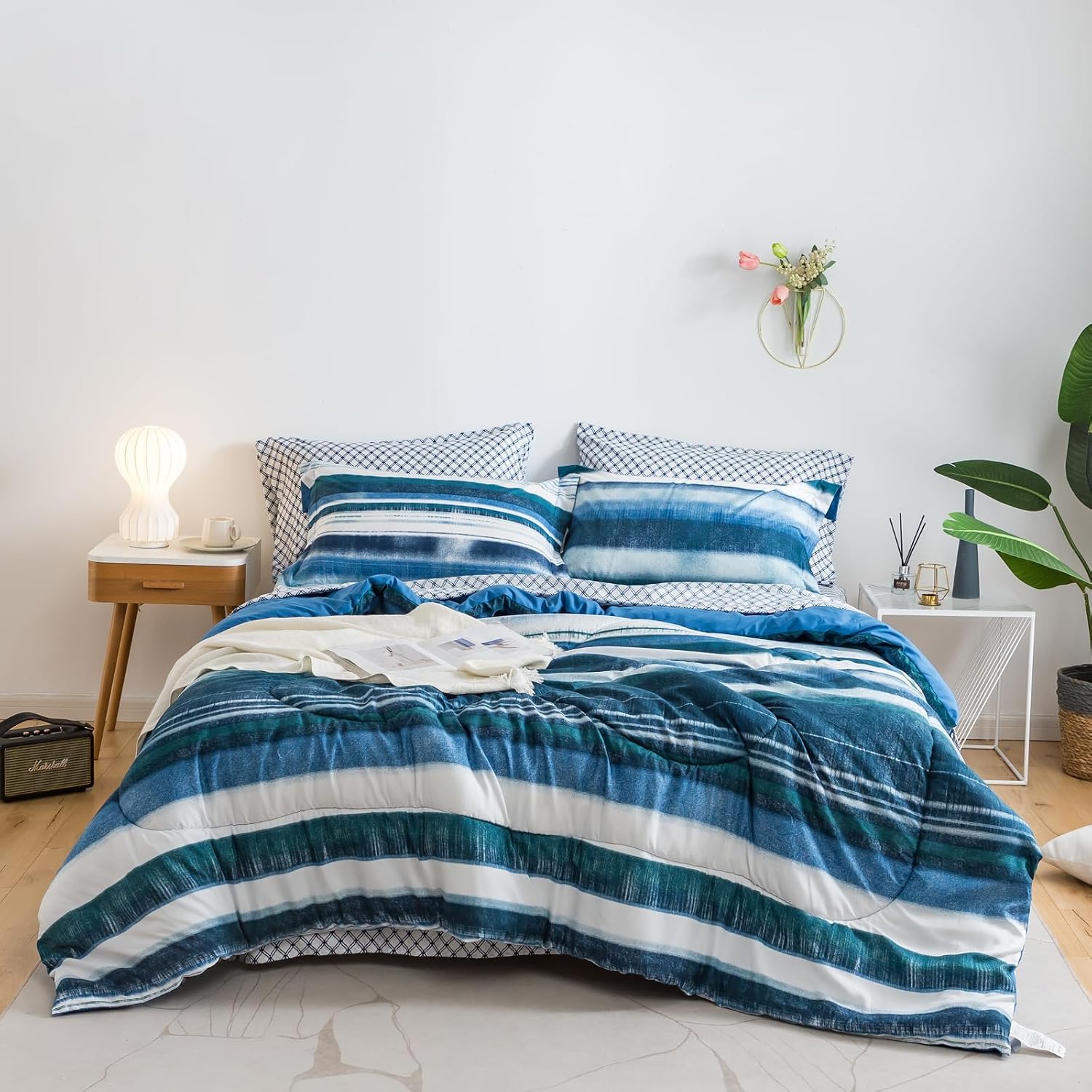 Amazon.com: JOOKI Queen Comforter Set Ultra Soft and Fluffy,Light Blue ...