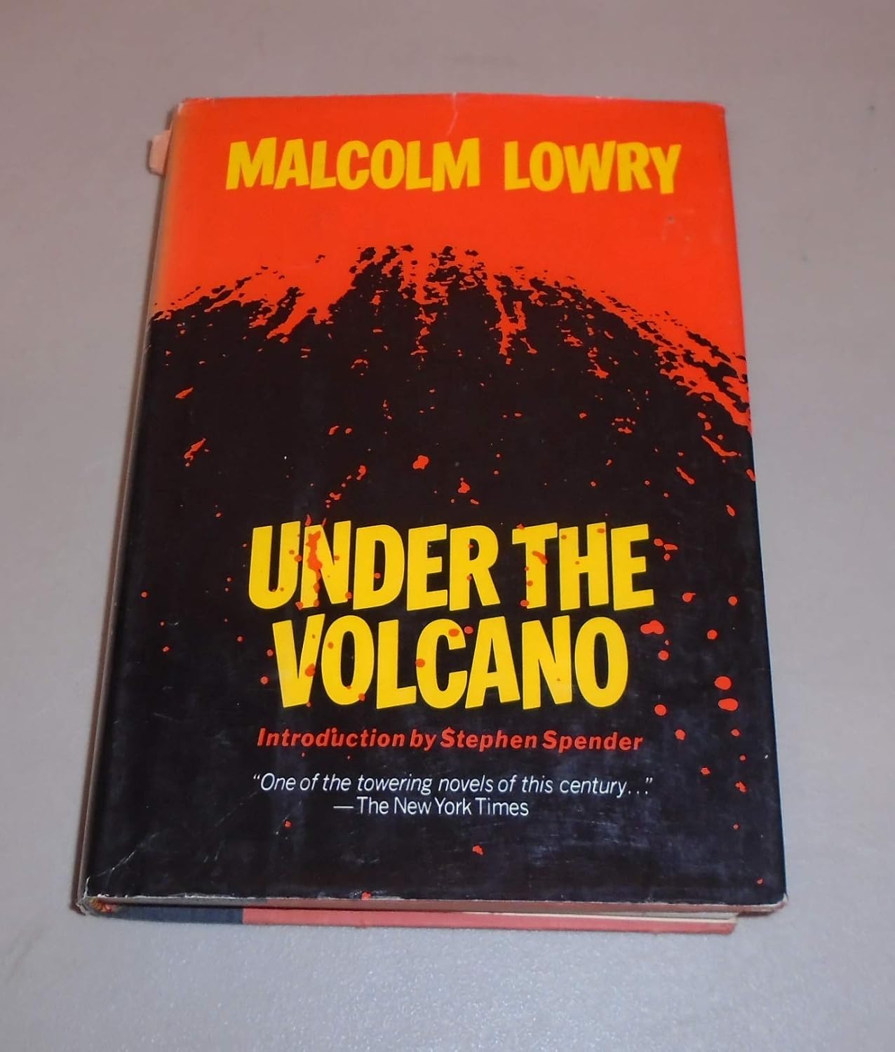 Under the Volcano: Malcolm Lowry, Stephen Spender: 9780060153670 ...
