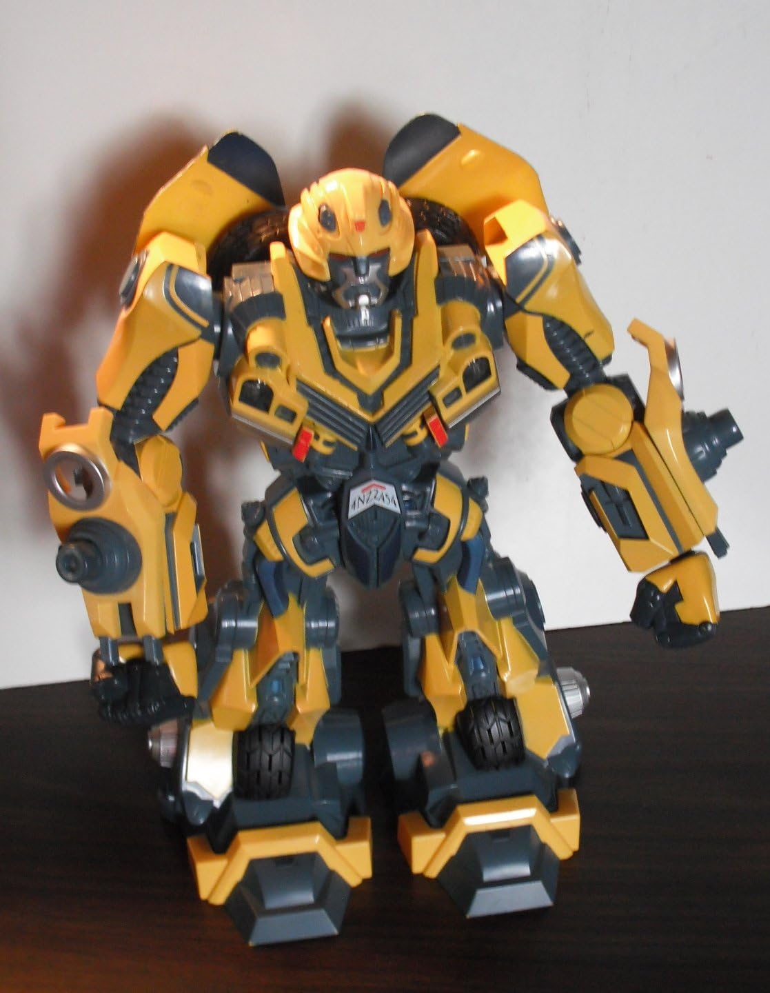 Amazon.com: Hasbro Transformers Cyber Stompin' Bumblebee Action Figure ...