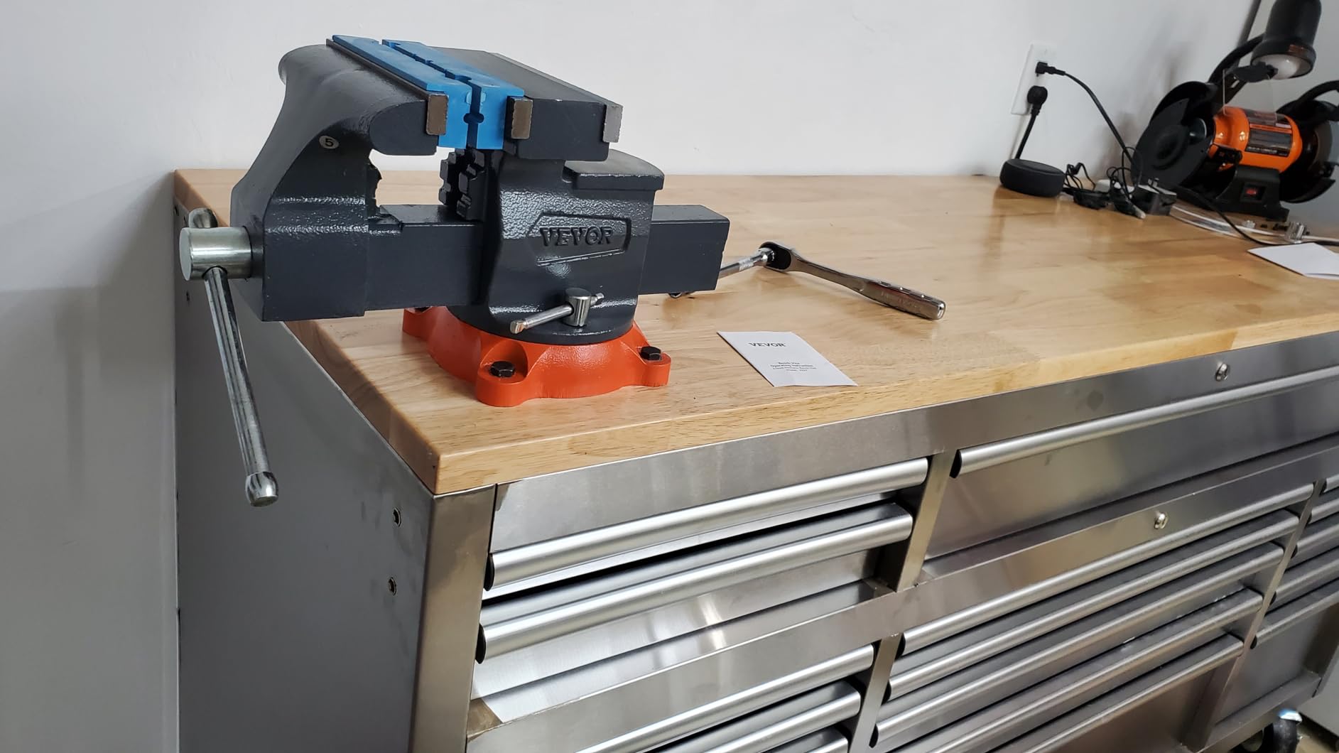 $17/mo - Finance VEVOR Bench Vise 6 Inch, Double Swivel Rotating Heavy ...