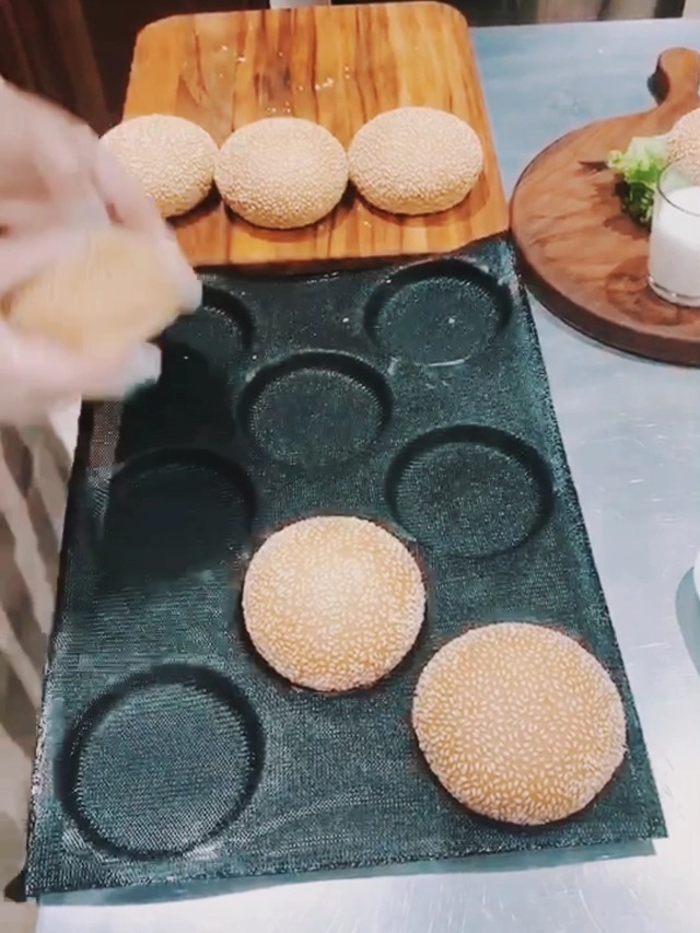 Watch Silicone perforated hamburger bread bun mold on Amazon Live