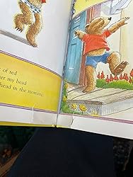 Amazon.com: Jesse Bear, What Will You Wear?: 9780689809309: Carlstrom ...