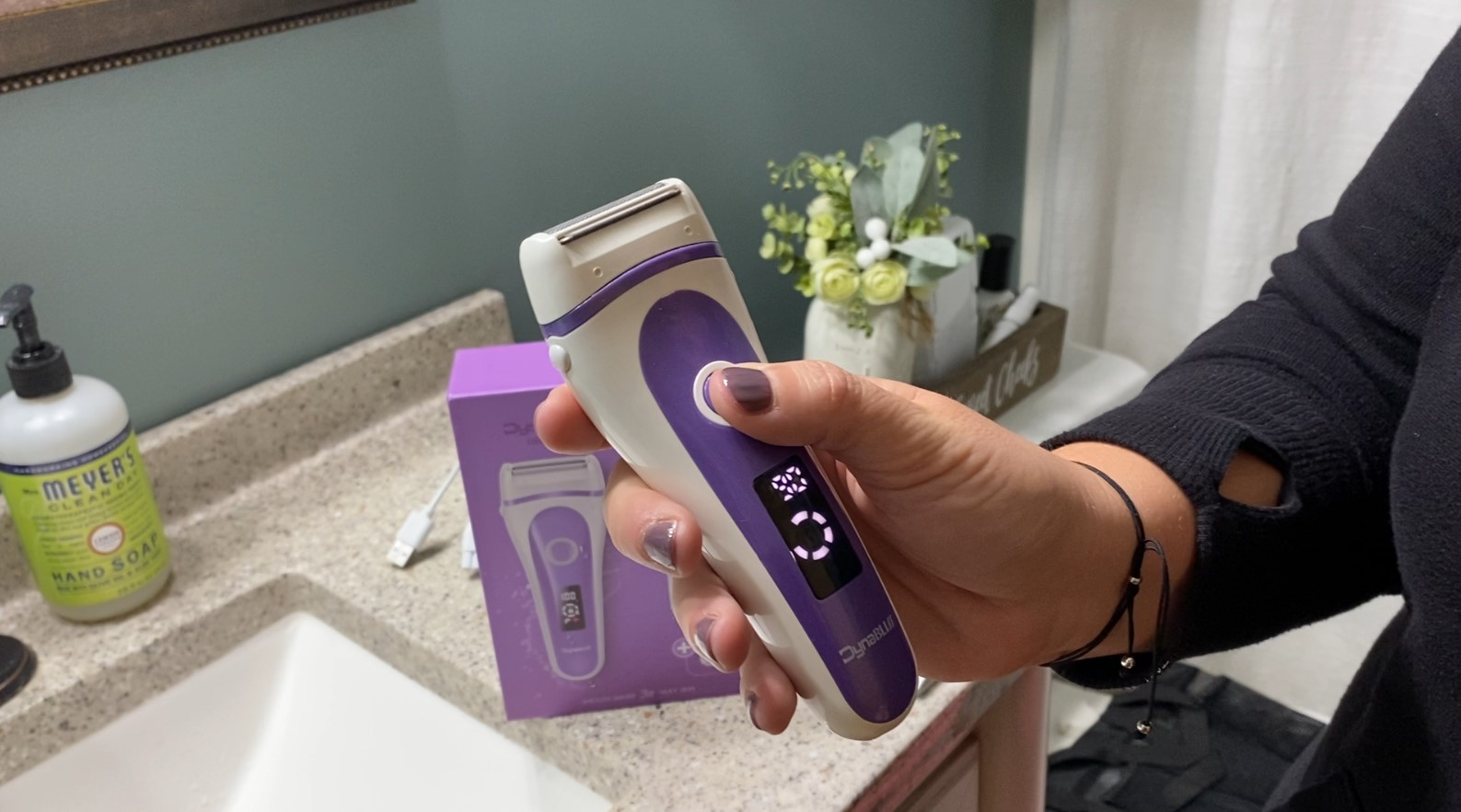 Watch How to use the lady shaver on Amazon Live