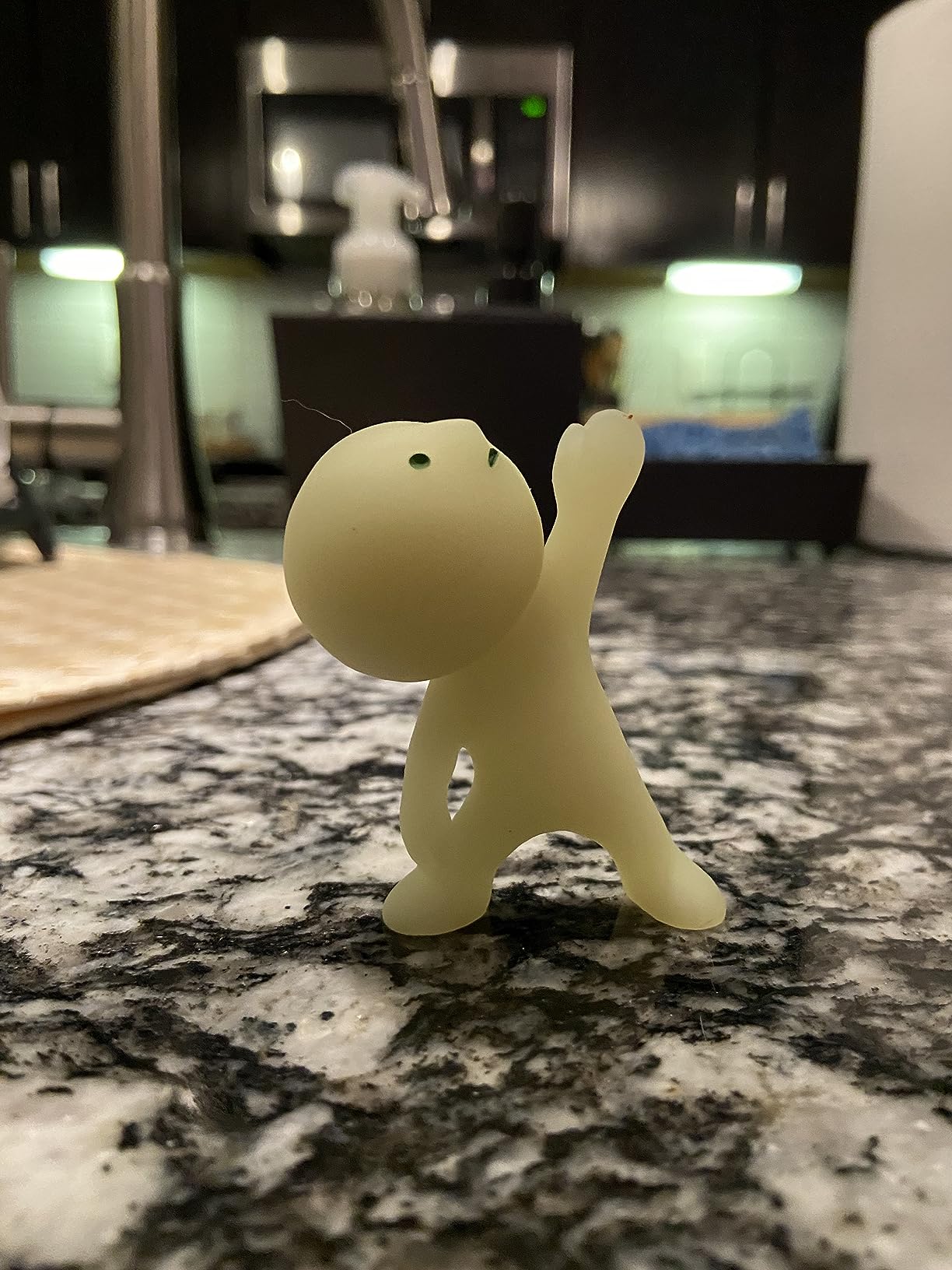Amazon.com: Smiski Dreams Glow in The Dark Figure, Yoga Series, Random ...