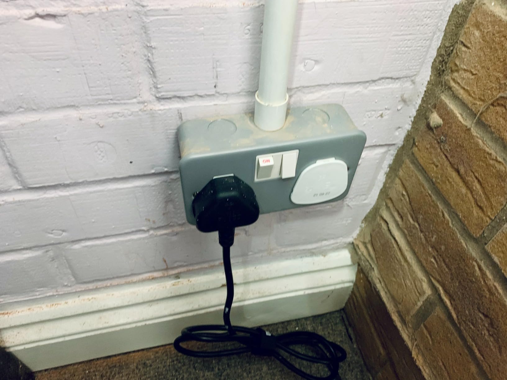 13 Amp Metal Clad Socket 2 Gang Switched Socket Outlet : Amazon.co.uk ...