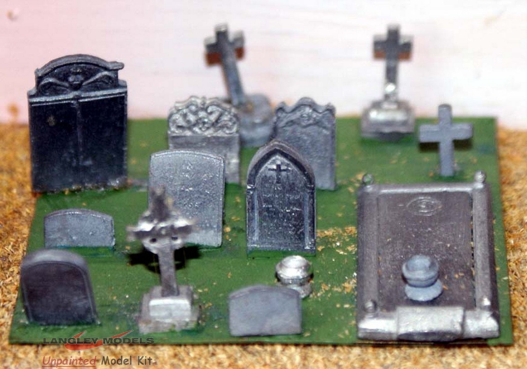 Langley Models Grave + Tombstones OO Scale UNPAINTED Metal Model Kit ...