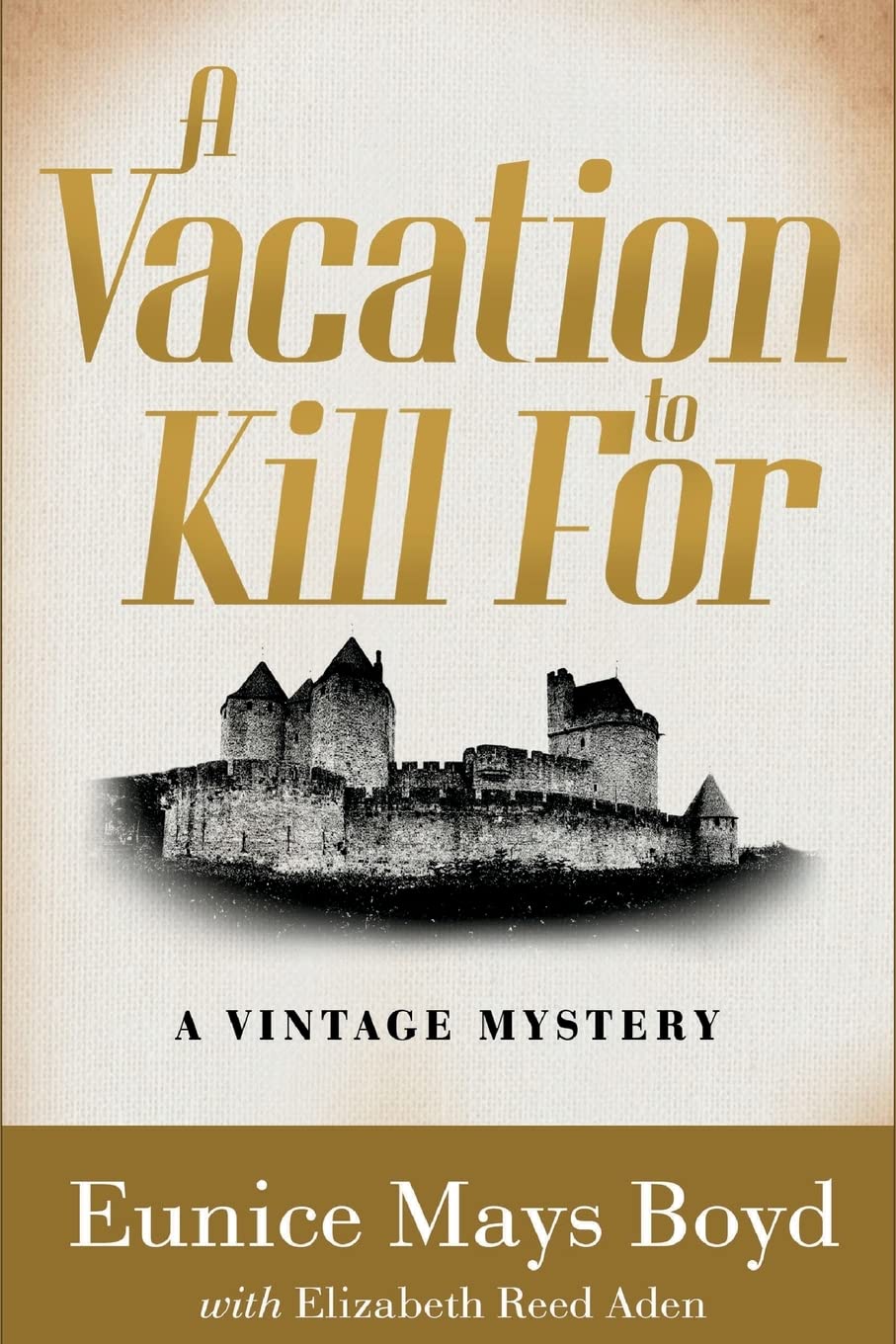 Amazon.com: A Vacation to Kill For: A Vintage Mystery: 9781685122621 ...