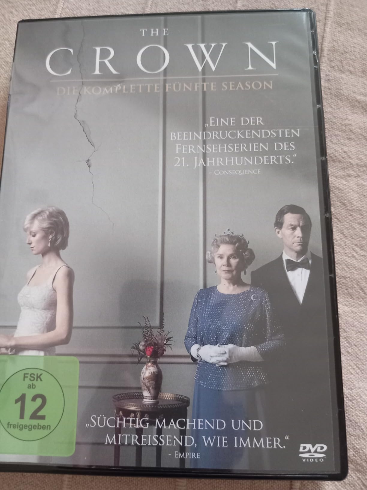 The Crown - Season 5 [Blu-ray]: Amazon.de: Staunton, Imelda, Pryce ...