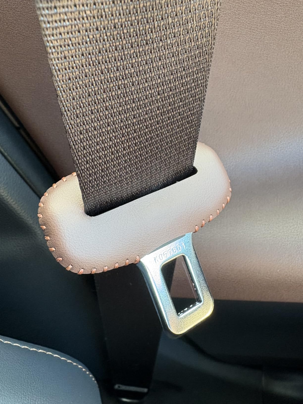 Amazon | 新型 ハリアー 80系 本革シートベルトカバー バックルカバー 本革 異音防止 傷防止 本皮レザーカバー 内装 カスタム キャッチャー ドレスアップ WeCar | シート ...