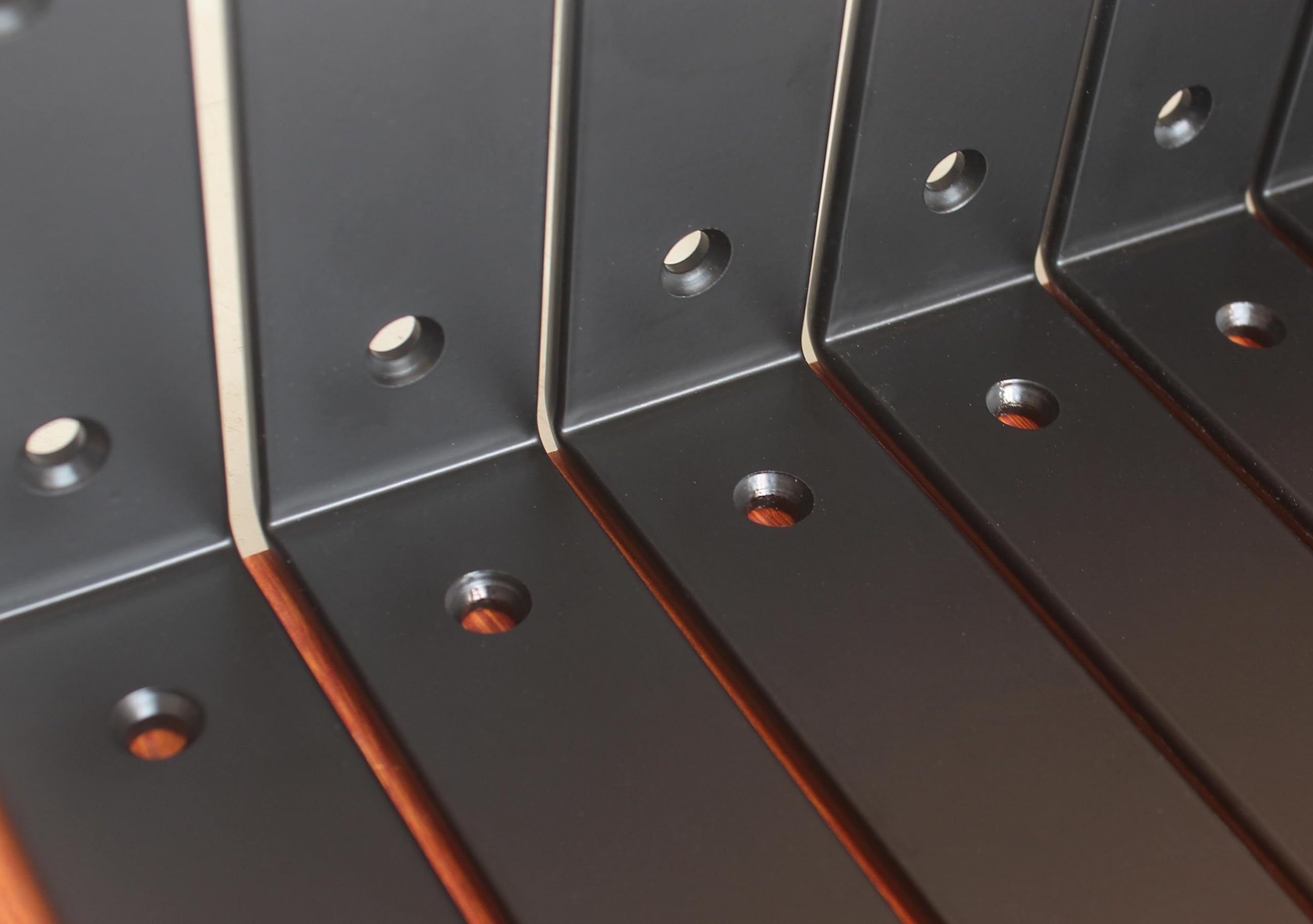 Modern Decorative Metal Angle Bracket Backrest Bracket, Bench