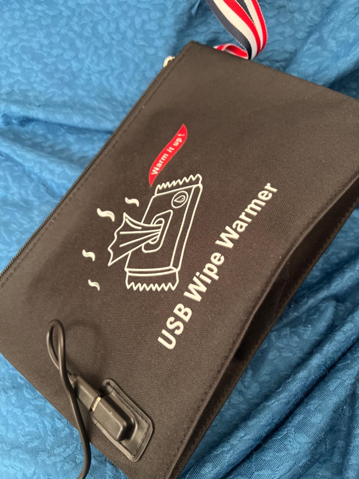 Amazon.co.jp: HapiChil 快適 お尻拭きウォーマー 【保育士セレクト】 持ち運び USB給電 おしりふきウォーマー 日本語説明書付き : ベビー＆マタニティ